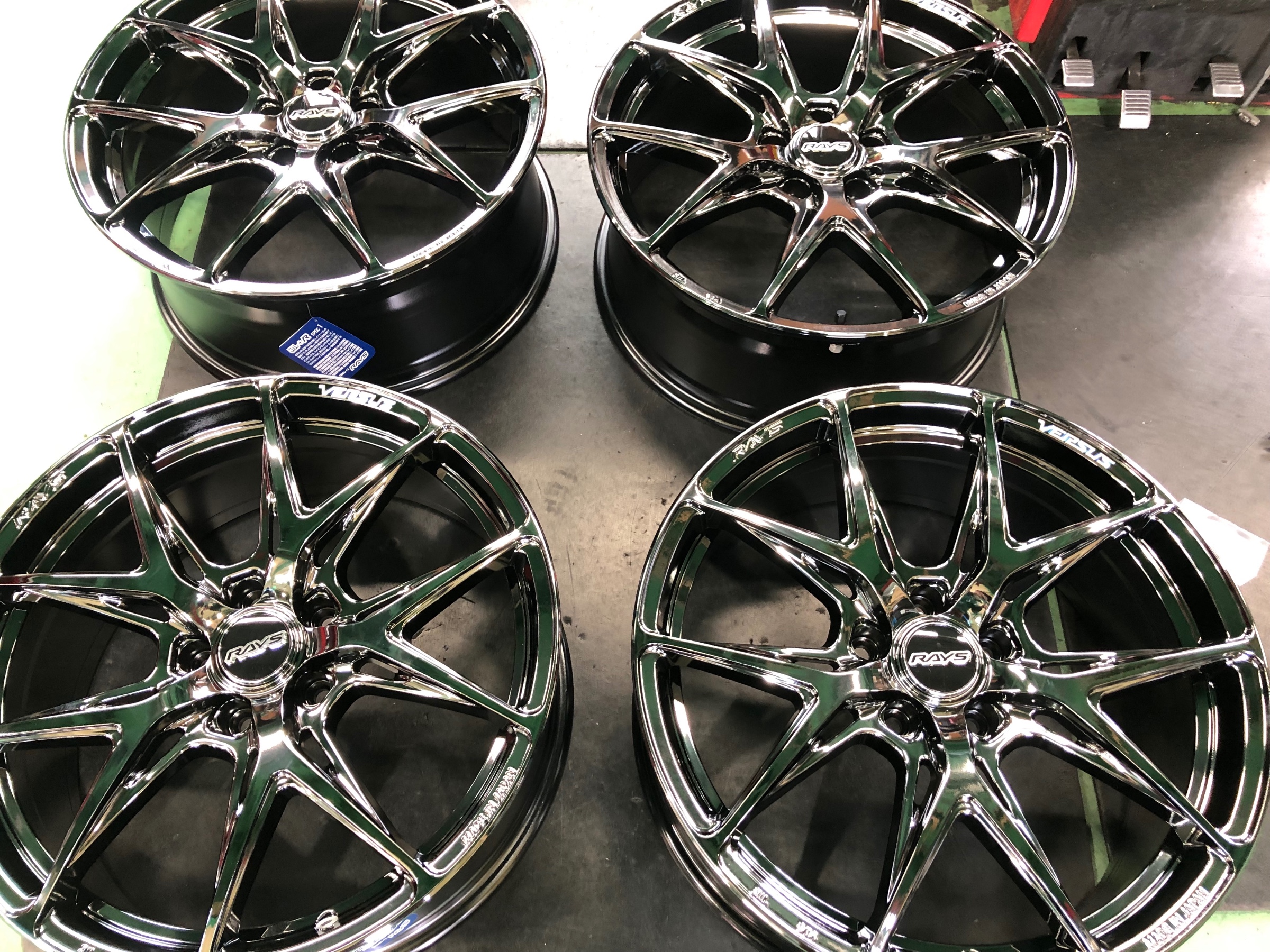 90VOXYにRS-RダウンサスTi2000＆RAYS VERSUS VV21S YNJ カラー19インチ取り付け♪ | 店舗おススメ情報 | タイヤ館 堺北（大阪府）