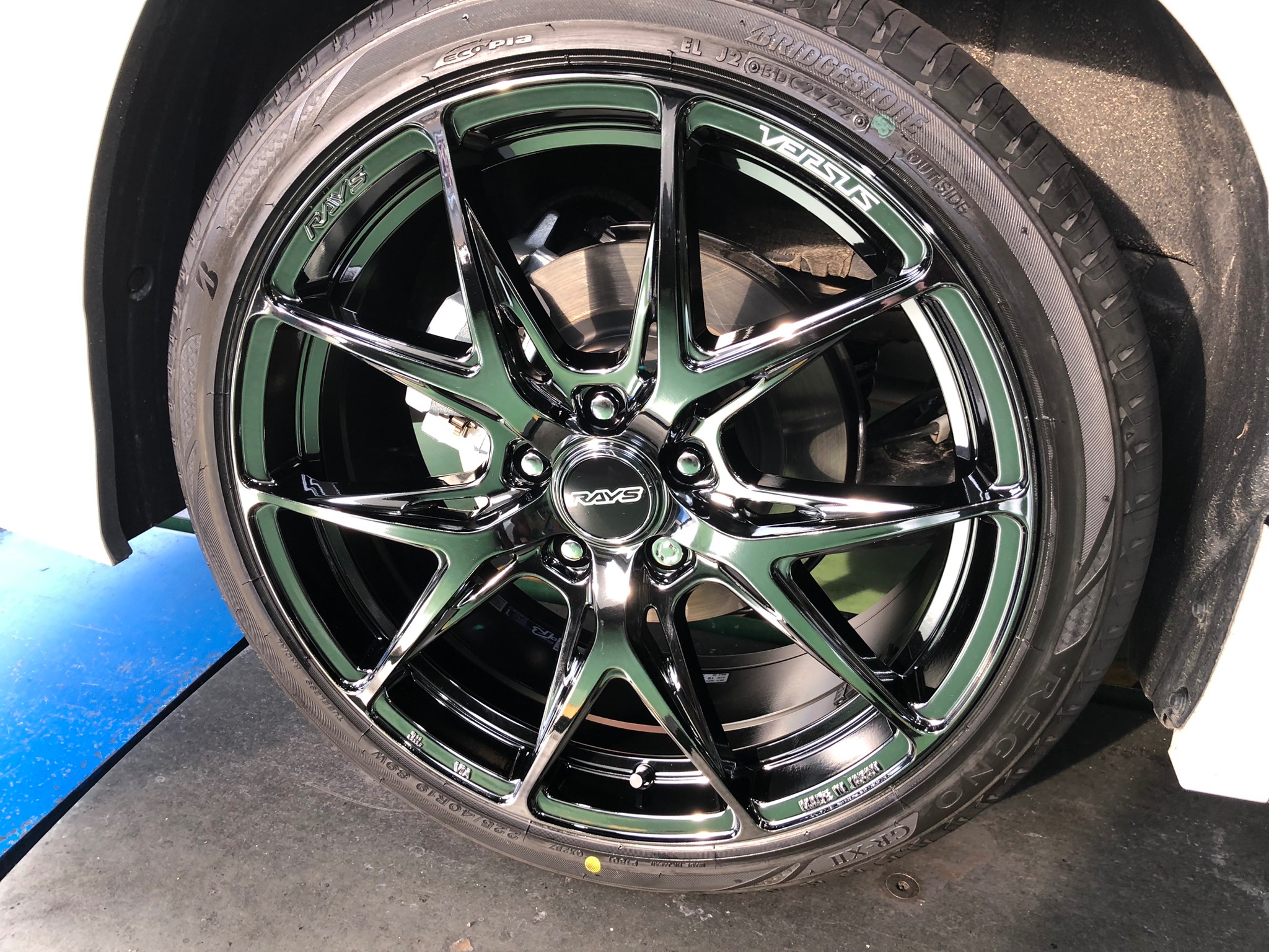 90VOXYにRS-RダウンサスTi2000＆RAYS VERSUS VV21S YNJ カラー19インチ取り付け♪ | 店舗おススメ情報 | タイヤ館 堺北（大阪府）