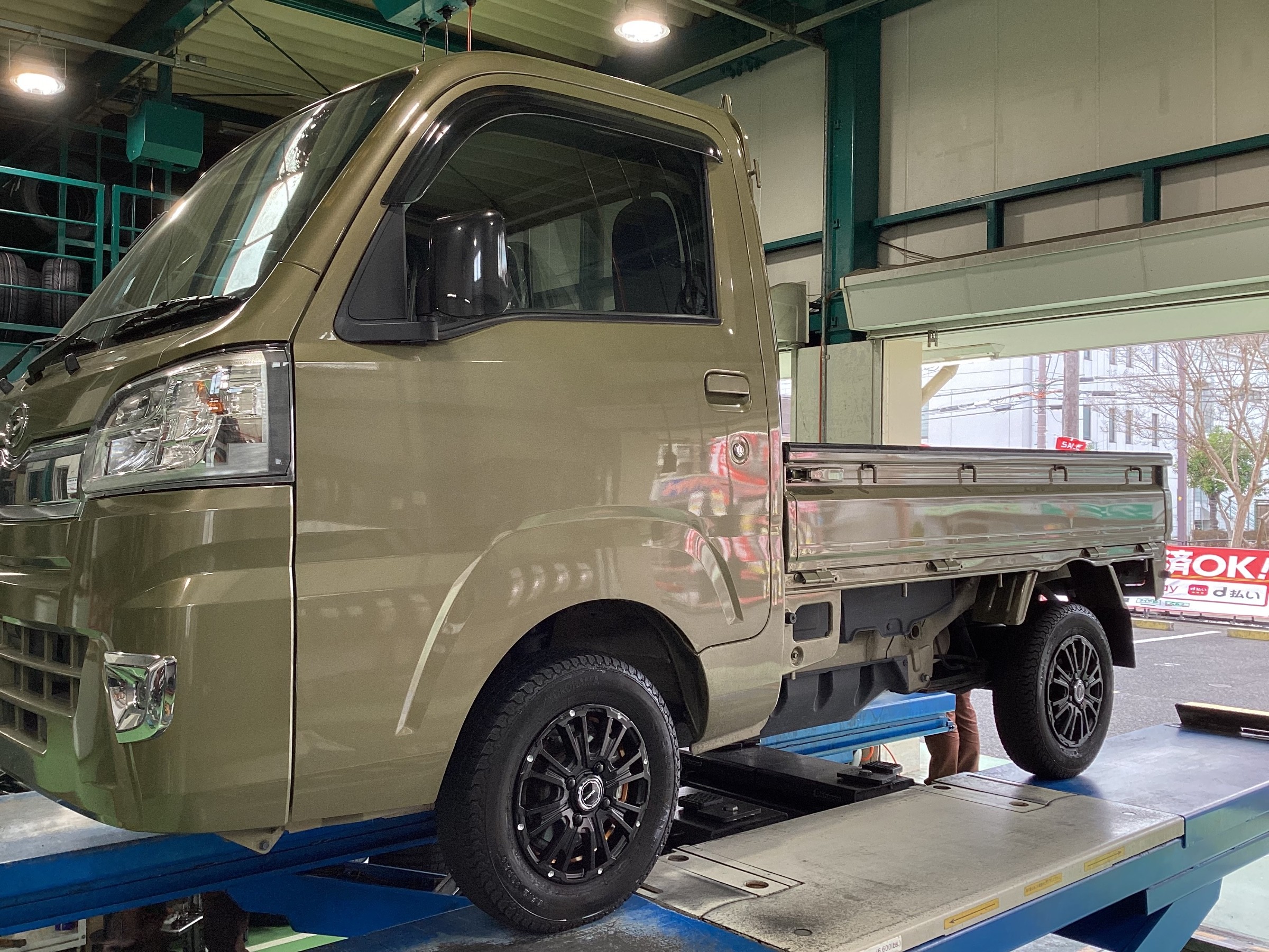 《働くクルマが超カッコよく！》ダイハツ ハイゼットにGarcia SS REVOLVER KC装着！ | 店舗おススメ情報 | タイヤ館 吹田 ...