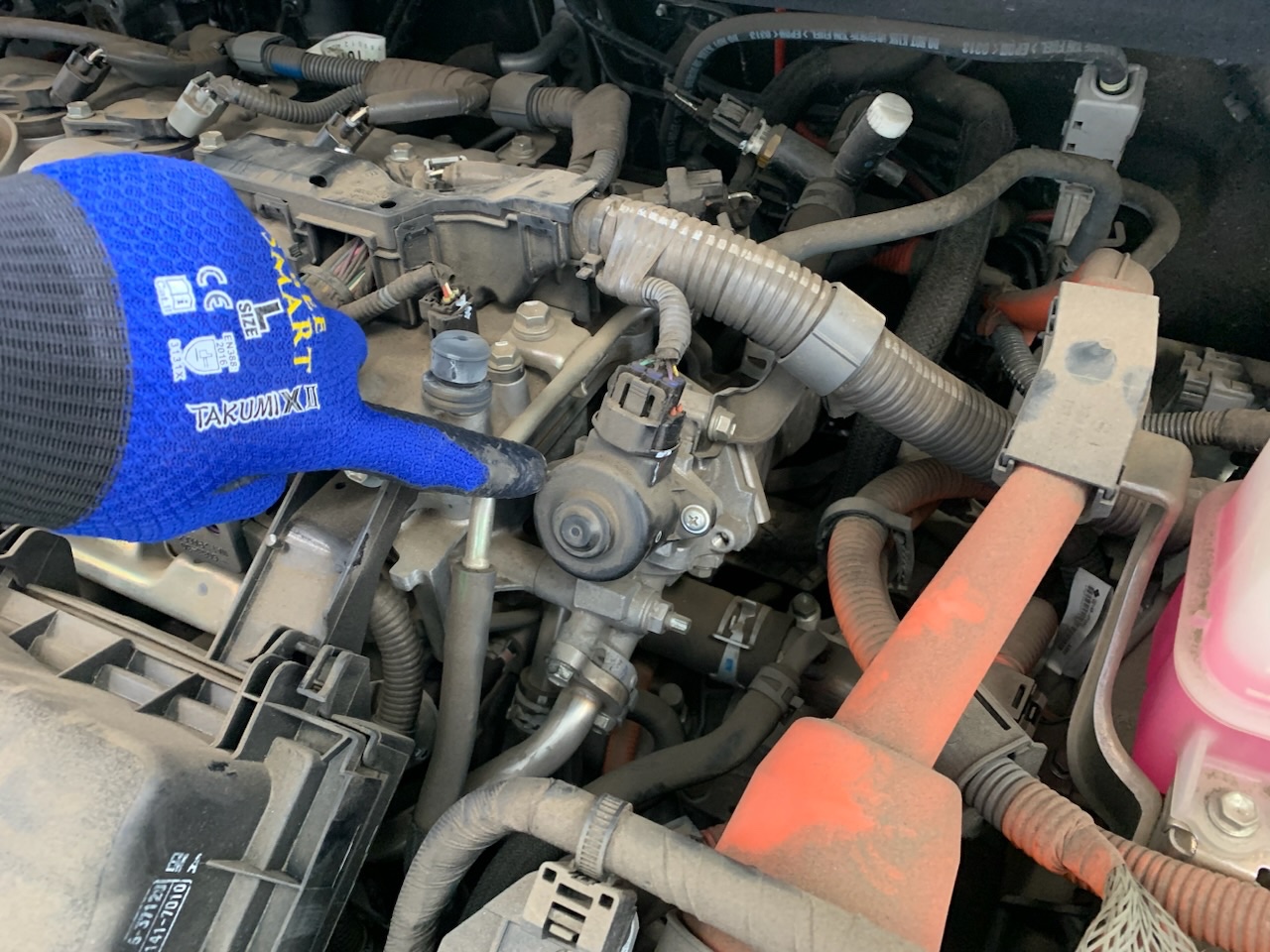 【トヨタ・プリウス・ZVW30】EGRバルブ交換 | 店舗おススメ情報 | タイヤ館 土浦北インター（茨城県）