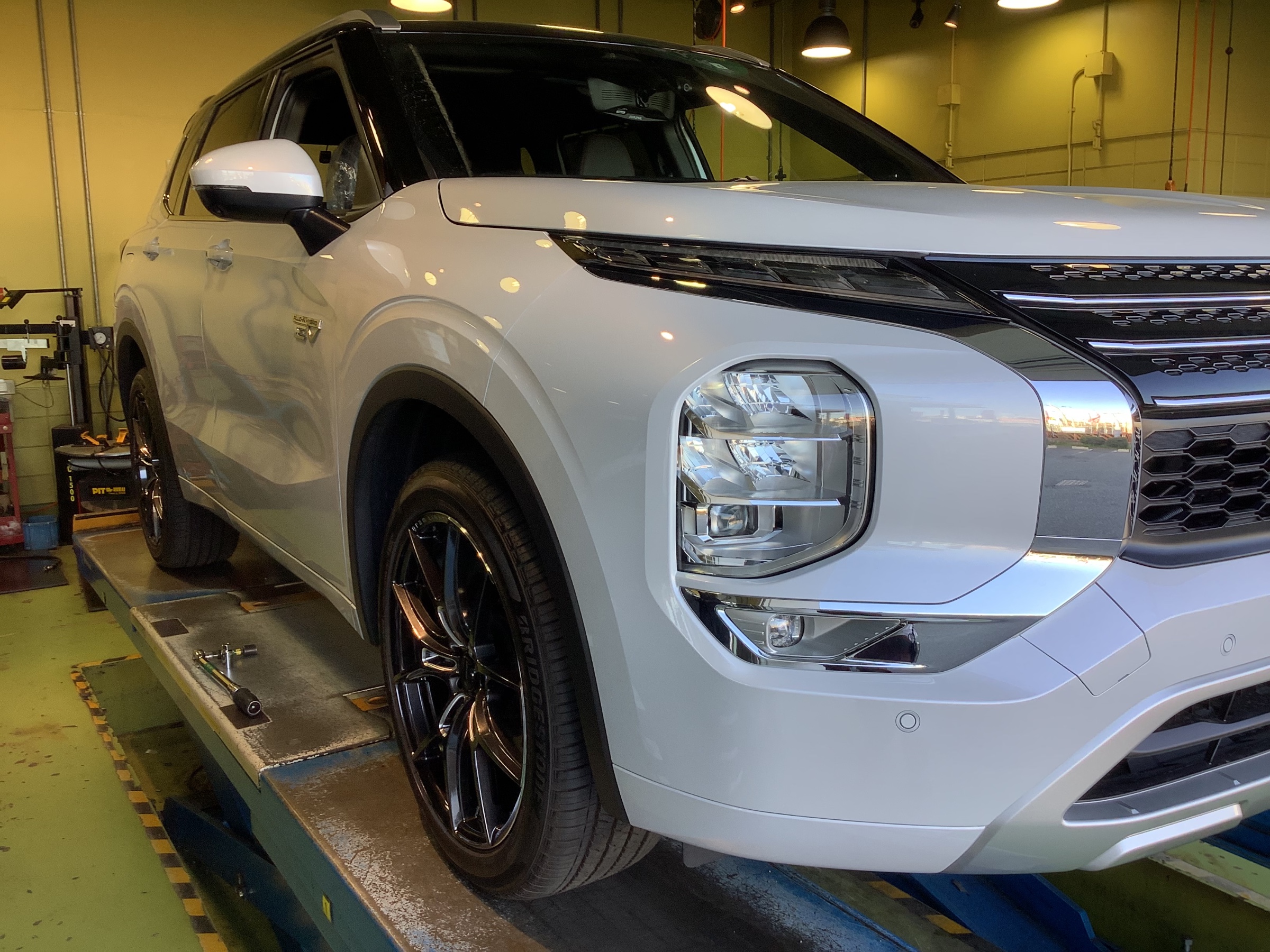 ★アウトランダーPHEV★RAYS★グラムライツ★ドレスアップ★ | 店舗おススメ情報 | タイヤ館 GP大阪箕面（大阪府）