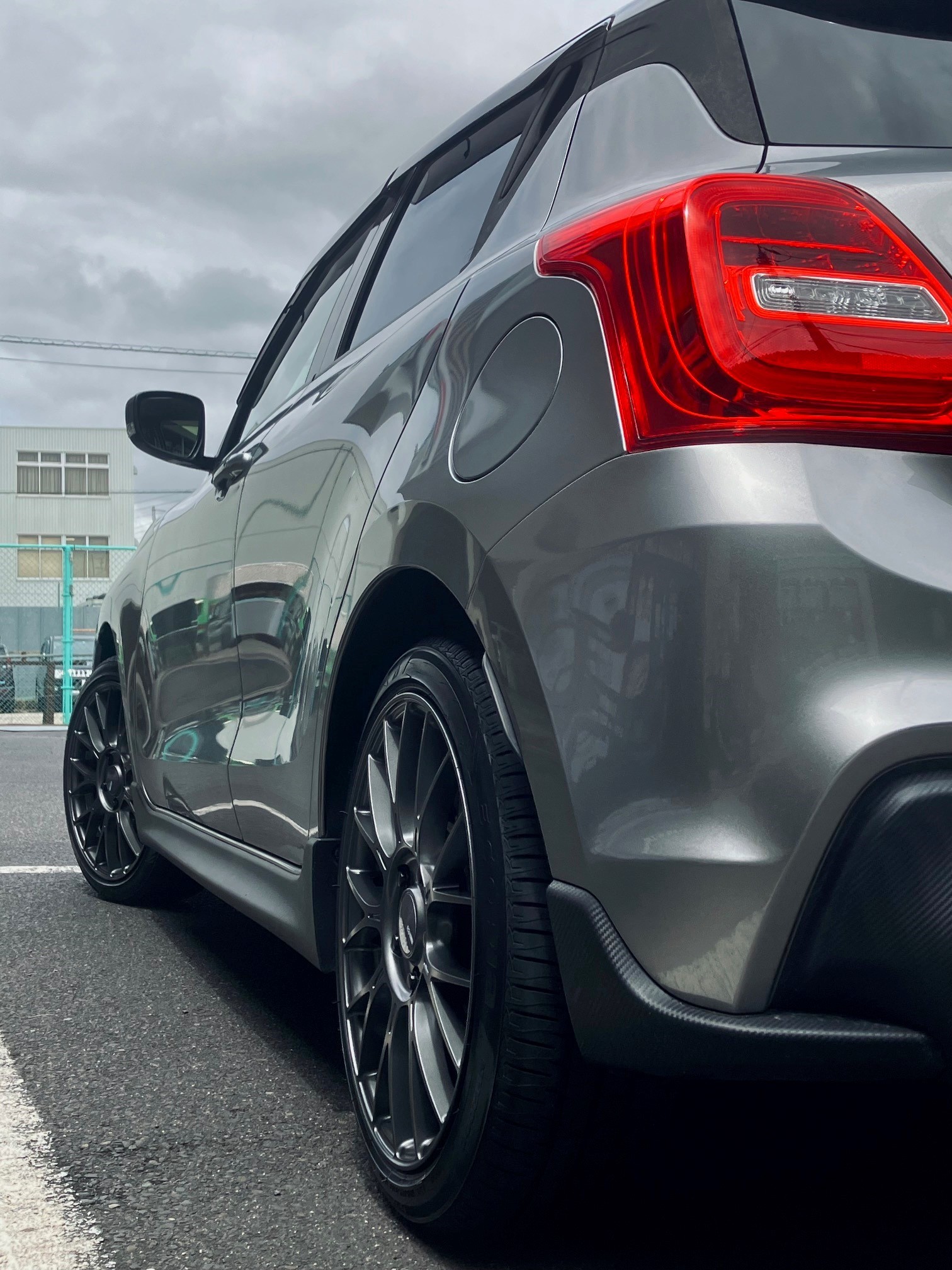 軽量9本メッシュで大人なスポーツ！エンケイPFM1 × ZC33スイフトスポーツ | 店舗おススメ情報 | タイヤ館 松江南（島根県）