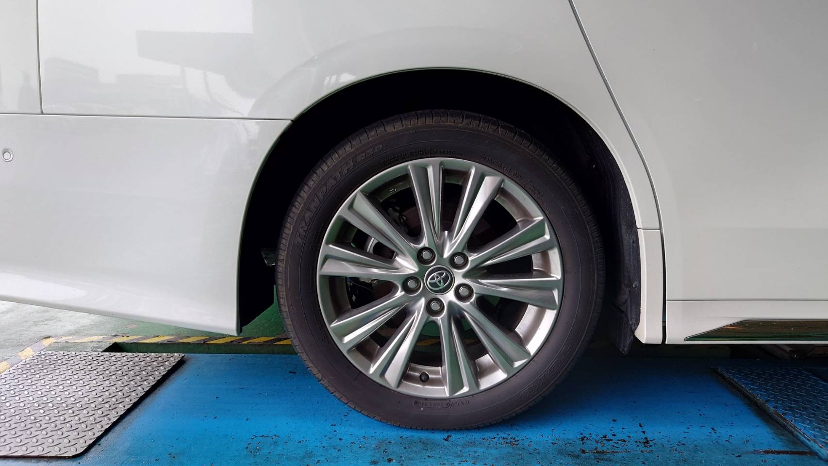 30アルファードにテイン車高調[TEIN RX1 with EDFC]を装着しました! | 店舗おススメ情報 | タイヤ館 岡山西長瀬（岡山県）