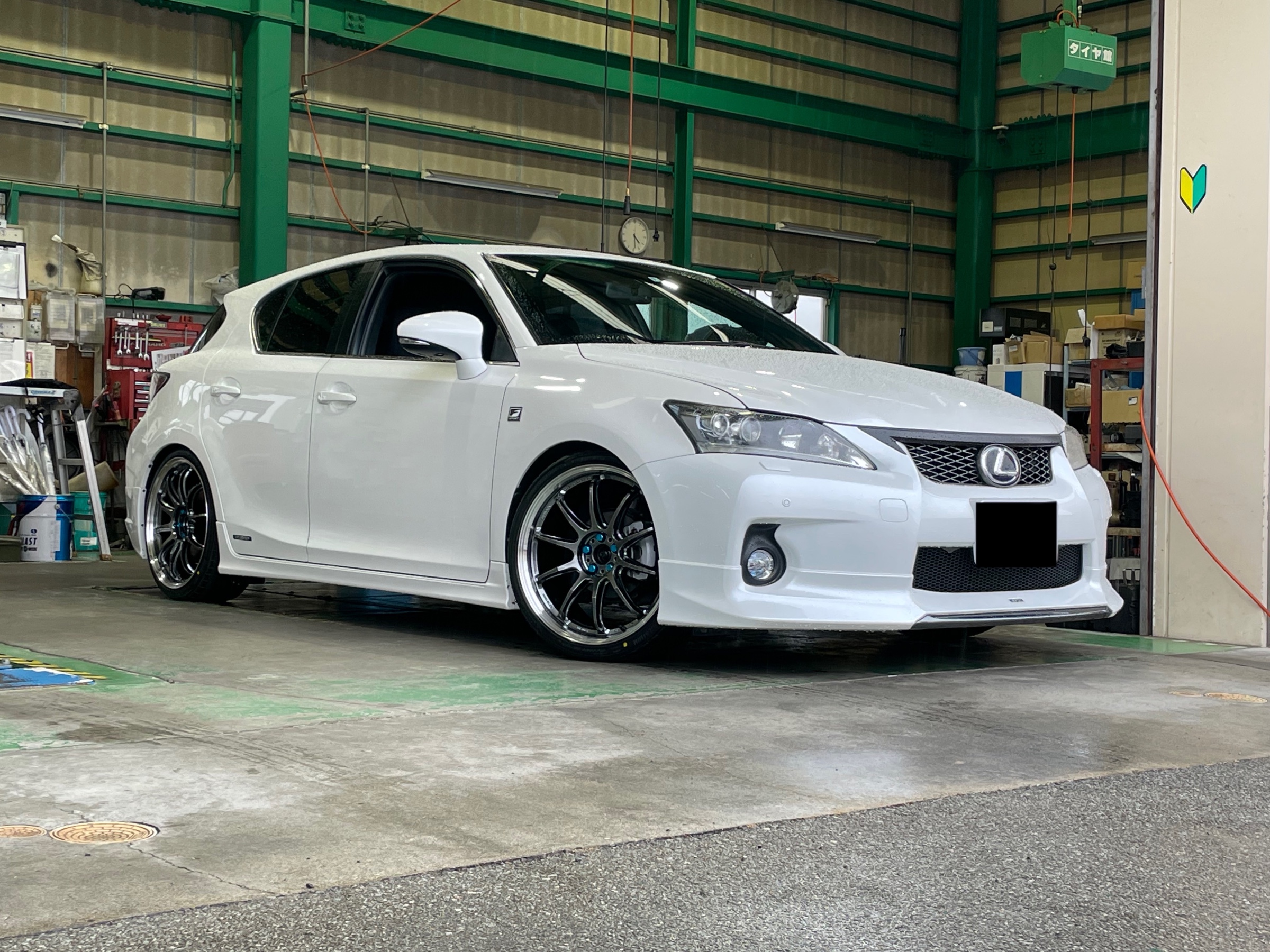 レクサスCT200h 19インチにインチアップでカッコよく！ | レクサス CT200h ホイール タイヤ・ホイール関連 > タイヤ・ホイール ...