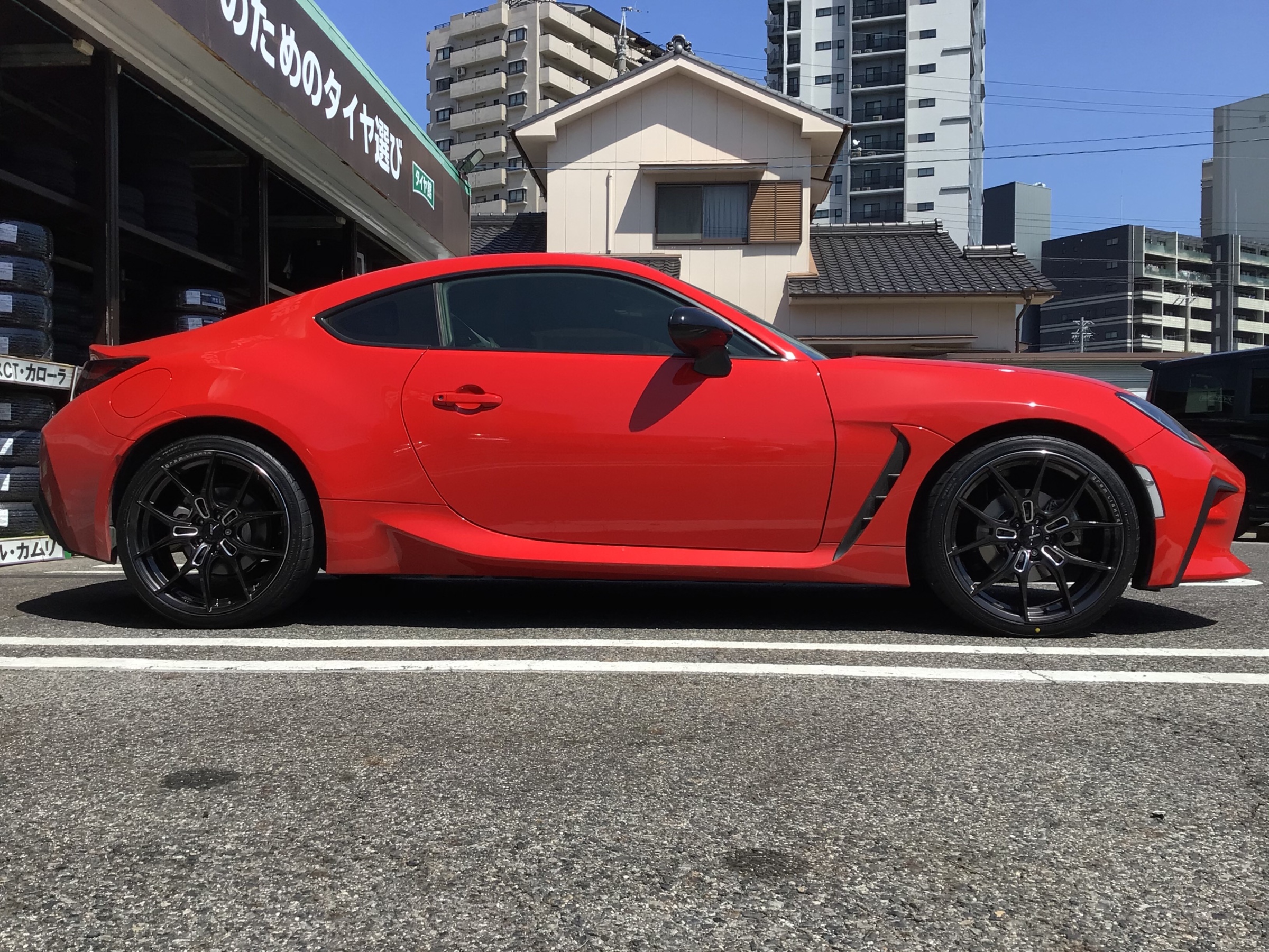 タイヤ交換作業（ブリヂストン POTENZA S007A）・アルミホイール交換作業（RAYS gramLIGHTS 57FXZ）・アライメント調整作業 トヨタ・GR86 | 店舗おススメ情報 ...