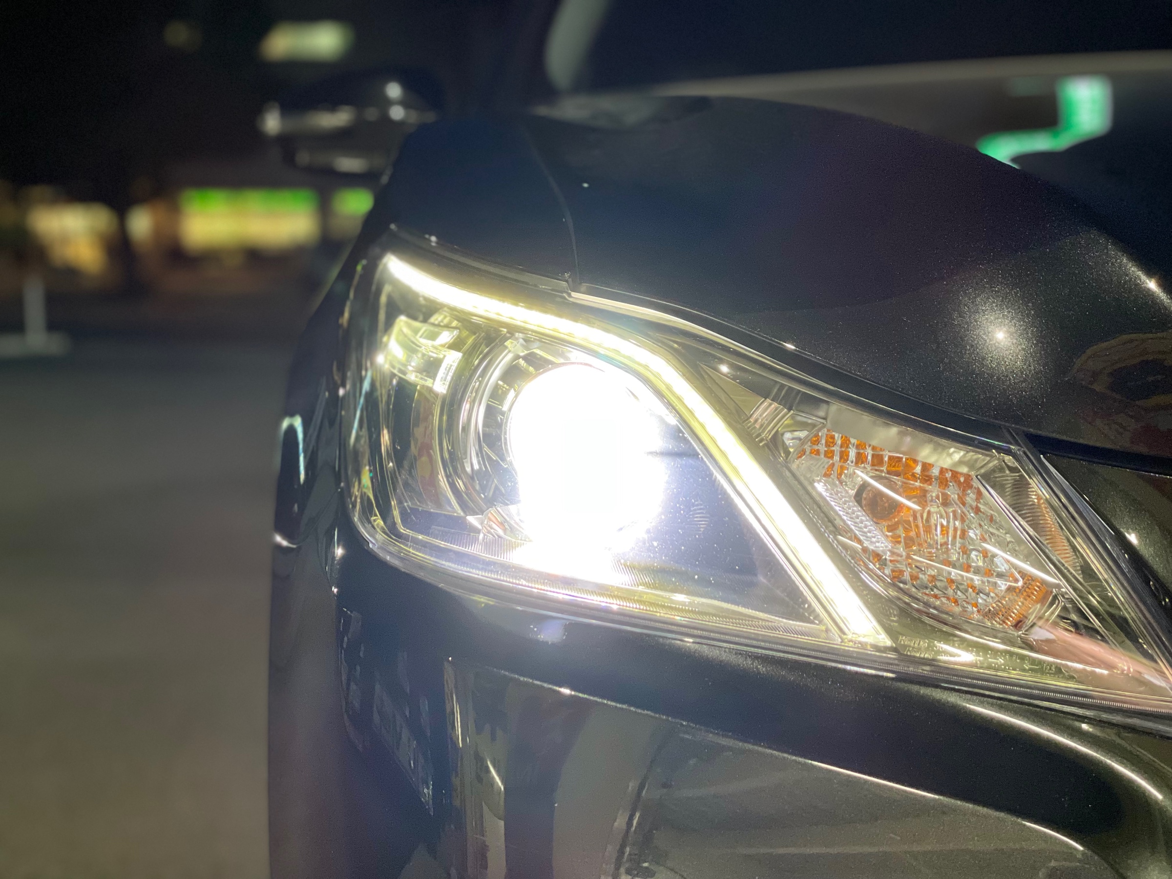 トヨタ クラウンアスリート ハイブリッド AWS210 純正HIDヘッドライト交換 | 店舗おススメ情報 | タイヤ館 姫路（兵庫県）