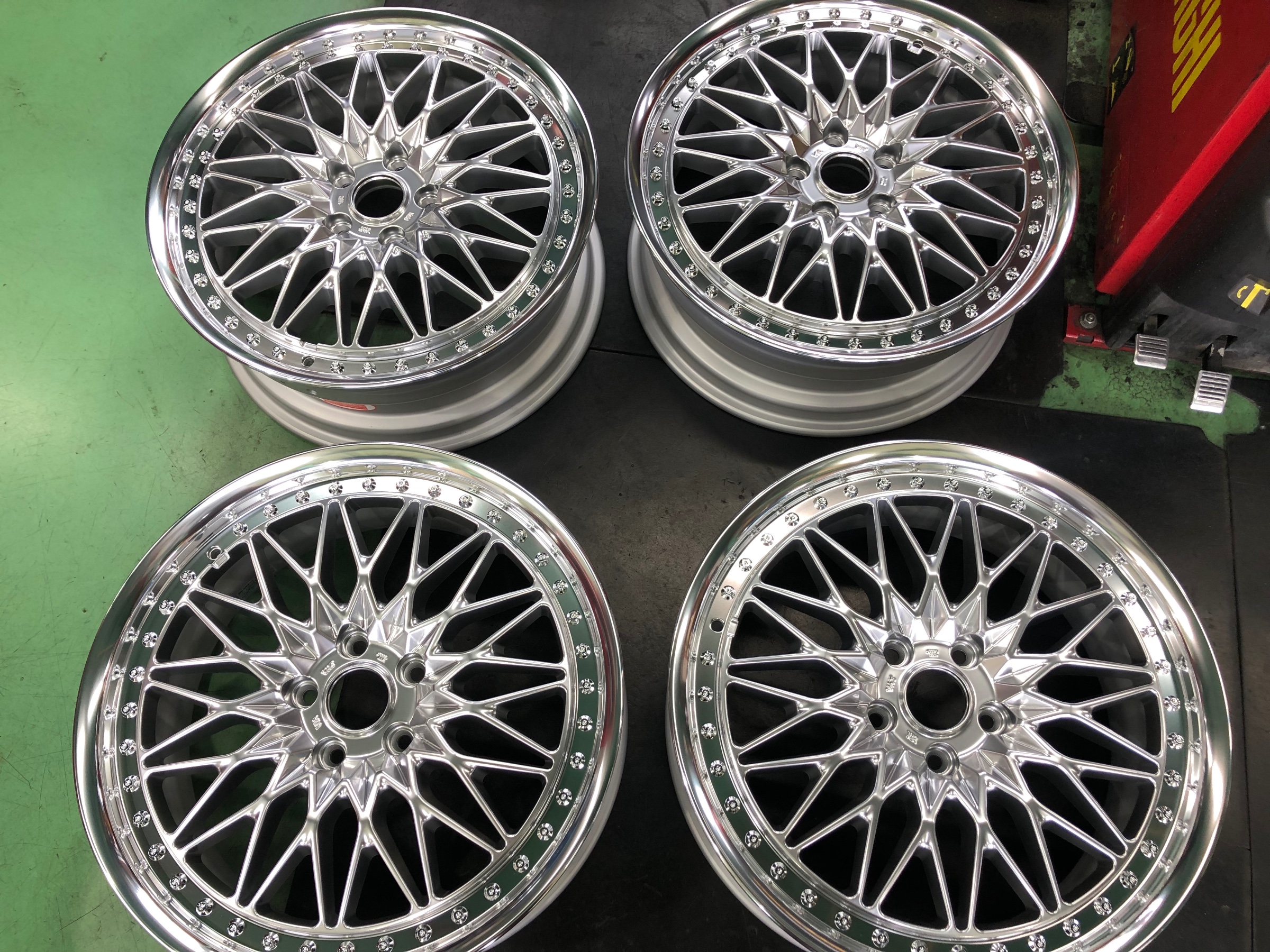 WORK VS XV シルキーリッチシルバーカラー19インチ入荷♪ | 店舗おススメ情報 | タイヤ館 堺北（大阪府）
