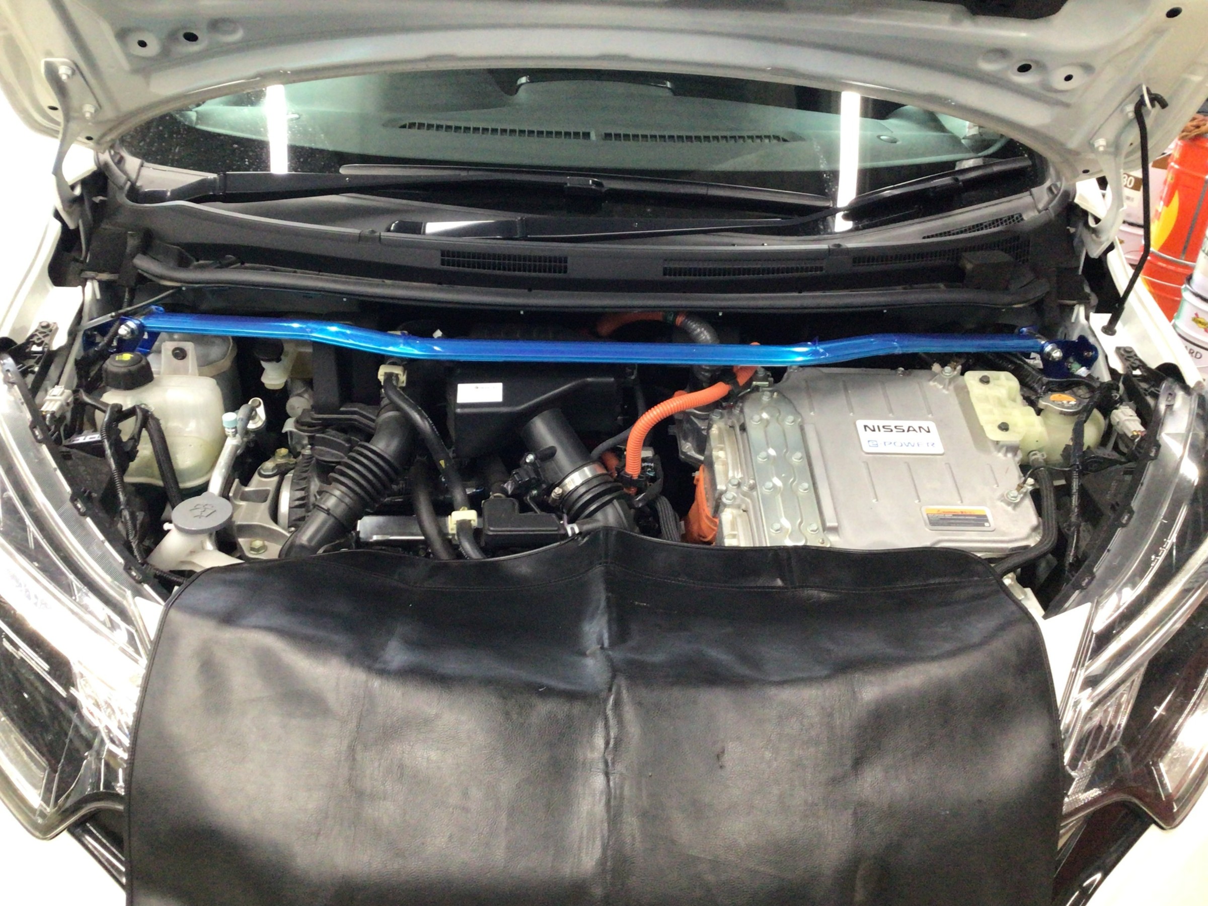 ノートニスモ（E12型）クスコ製ボディー補強パーツ取付！ | 店舗おススメ情報 | タイヤ館 池上（東京都）