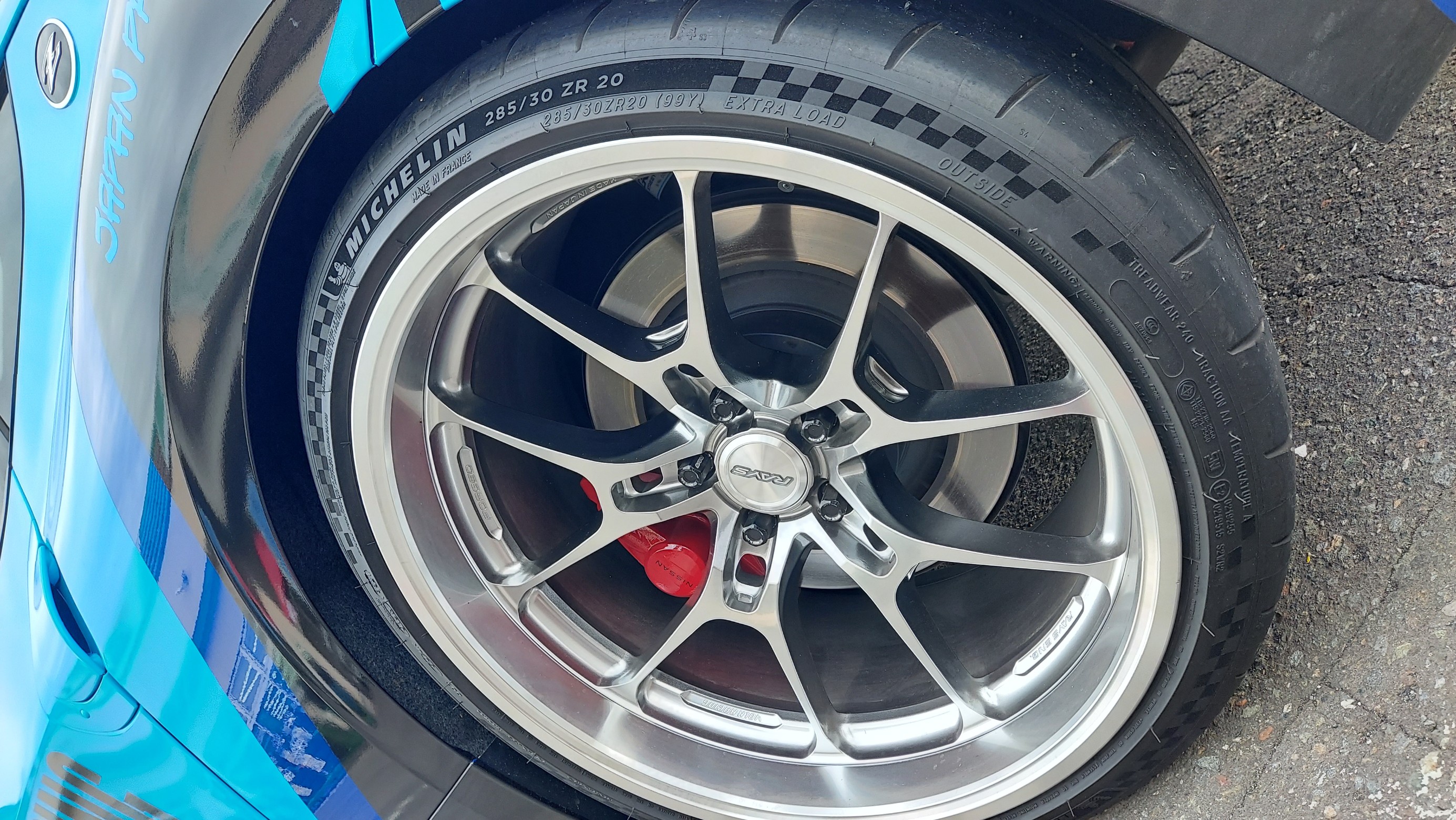 RZ34 RAYS デモカーご来店!! 鋳造・鍛造アルミホイール取扱店 | スタッフ日記 | タイヤ館 275 | タイヤからはじまる、トータルカーメンテナンス タイヤ館グループ