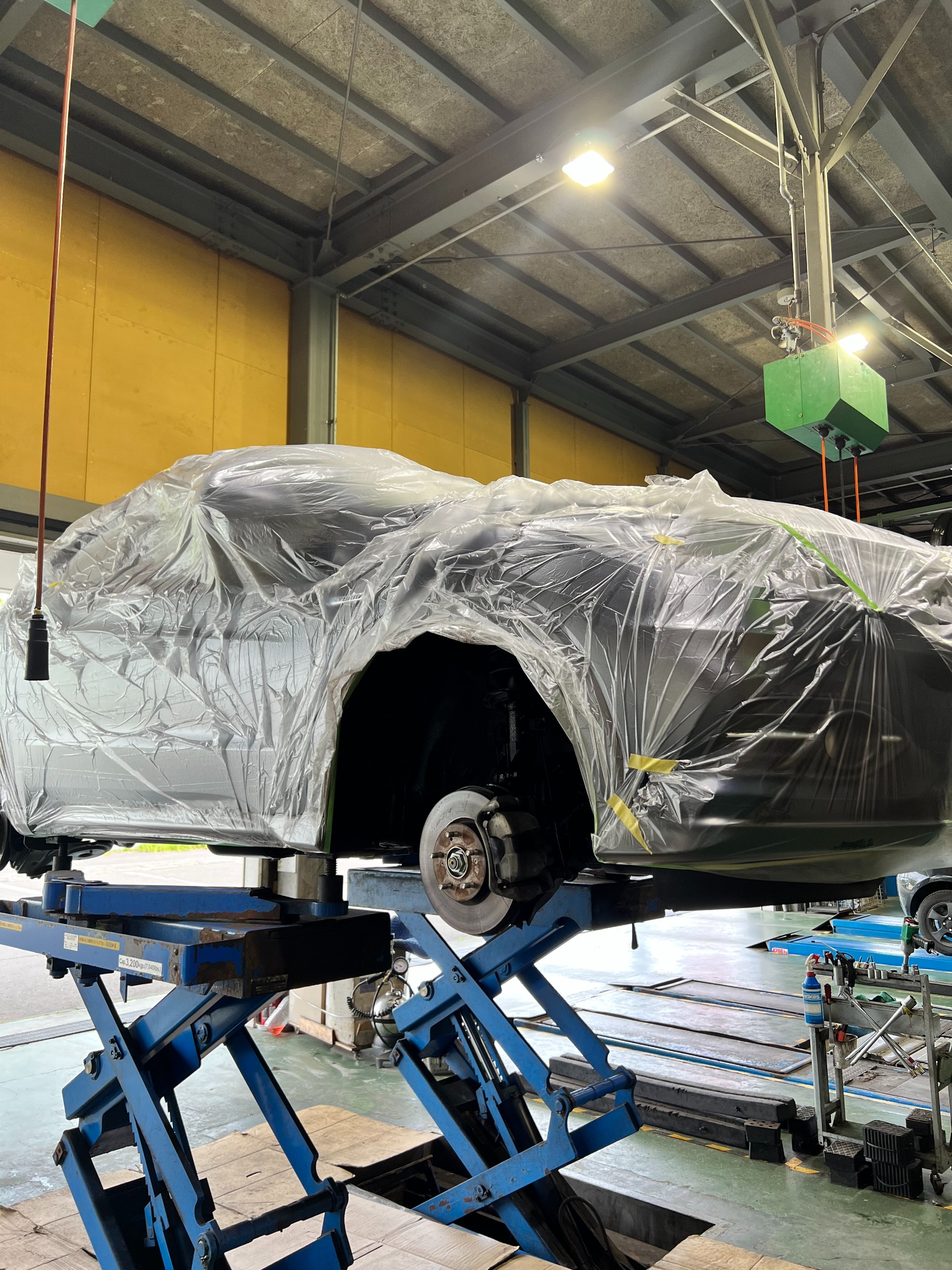 【車検整備】ヴェゼルRU4 エンドックス下廻りアンダーコート | 店舗おススメ情報 | タイヤ館 恵庭（北海道）