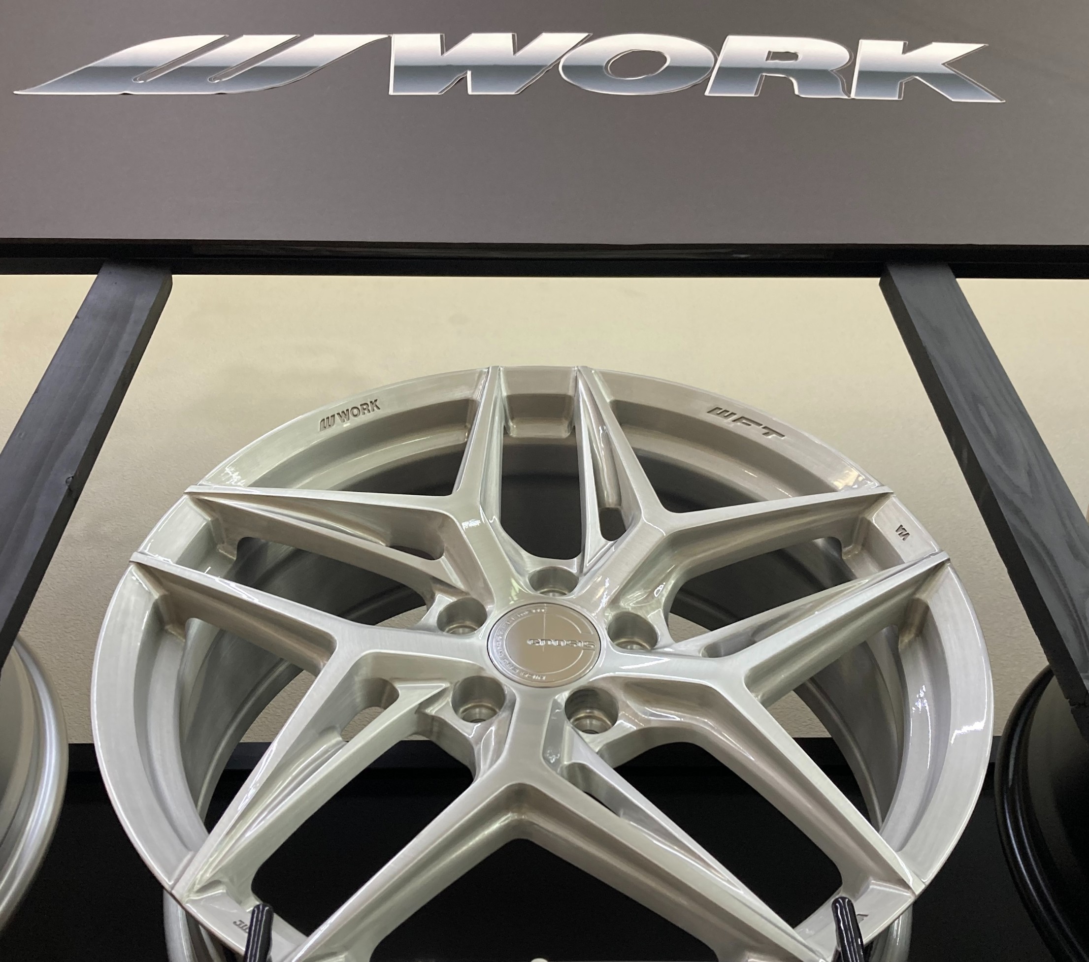 WORK GNOSIS IS205 新商品入荷です！ | ホイール | 神辺店のスタッフ日記 | タイヤ館 神辺 | タイヤからはじまる ...