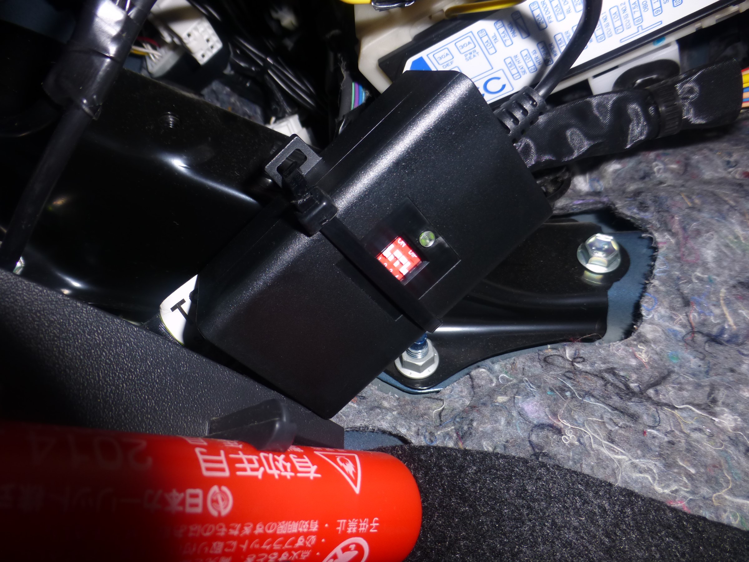 【トヨタ ZRE152 オーリス】ドライブレコーダー取り付けを行いました。 | 店舗おススメ情報 | タイヤ館 阿見（茨城県）