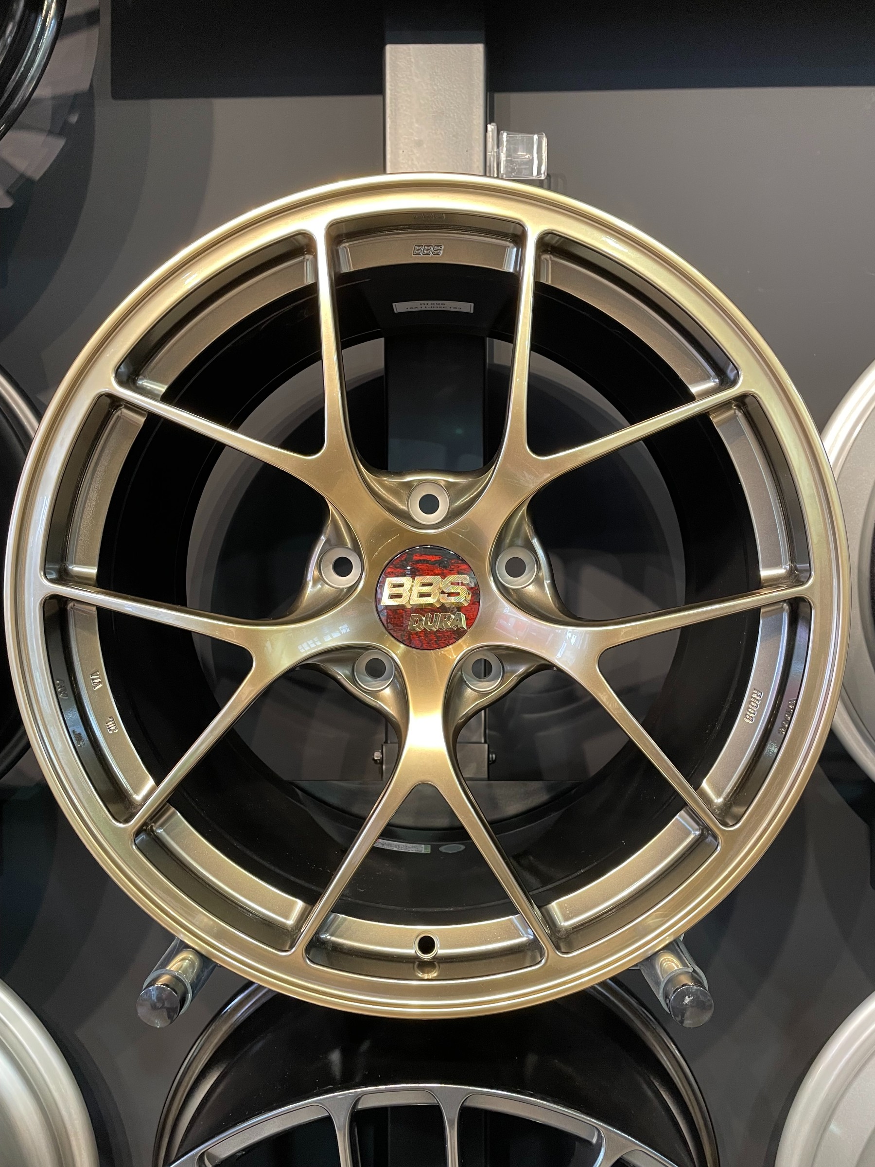 BBS&RAYS 新しいサンプルホイールを展示中です！ホイールの事ならタイヤ館堺北へ♪ | 店舗おススメ情報 | タイヤ館 堺北（大阪府）