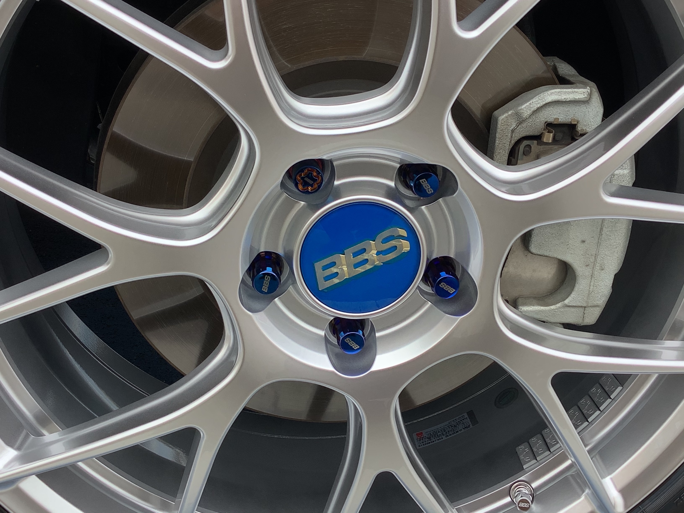 スバル レヴォーグ VN5 タイヤホイール取り付け | 店舗おススメ情報 | タイヤ館 太宰府（福岡県）