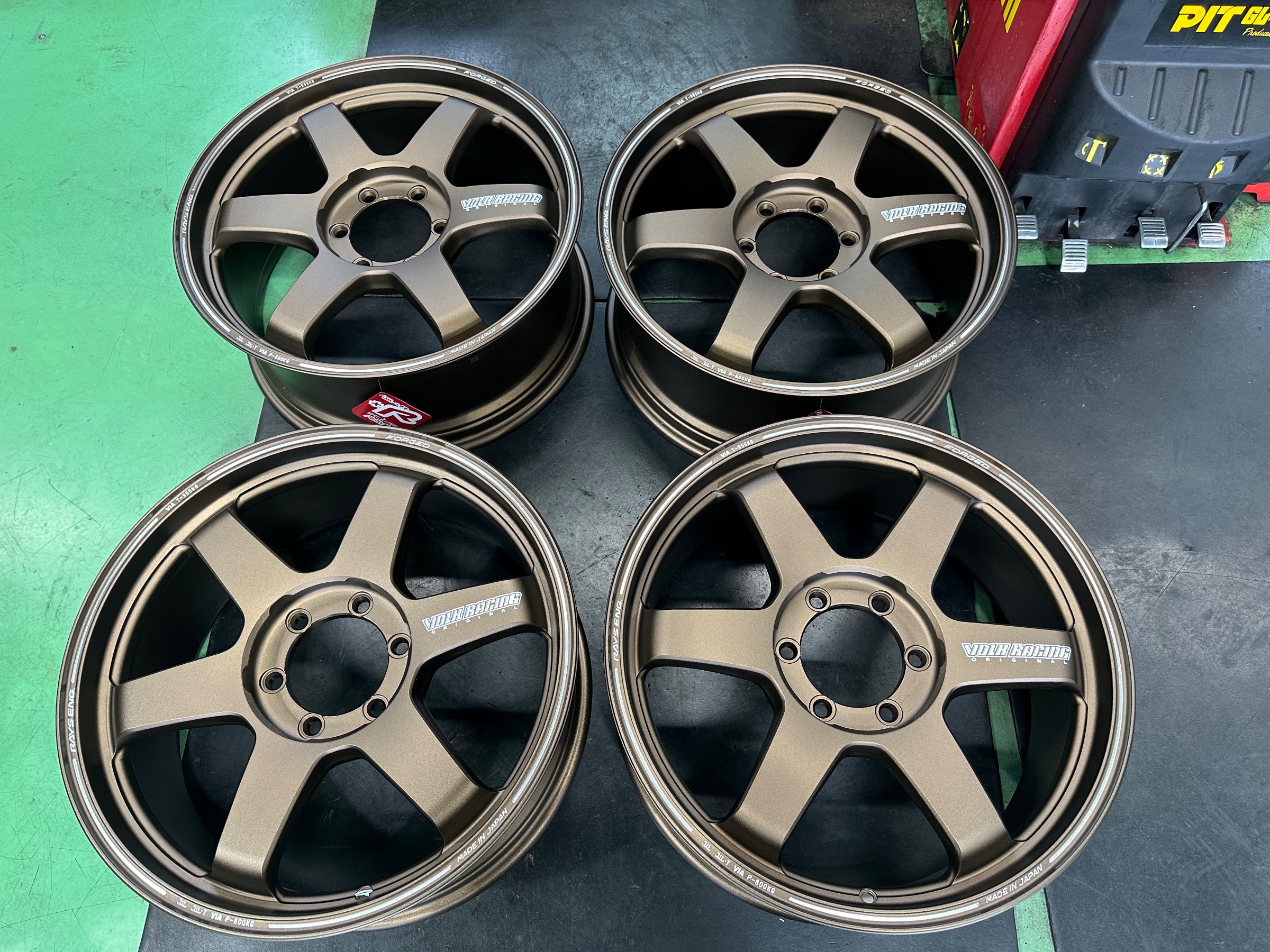 TOYOTA ランドクルーザー300に RAYS VOLK RACING TE37 LARGE PCD20インチ取り付け～♪ | 店舗おススメ ...