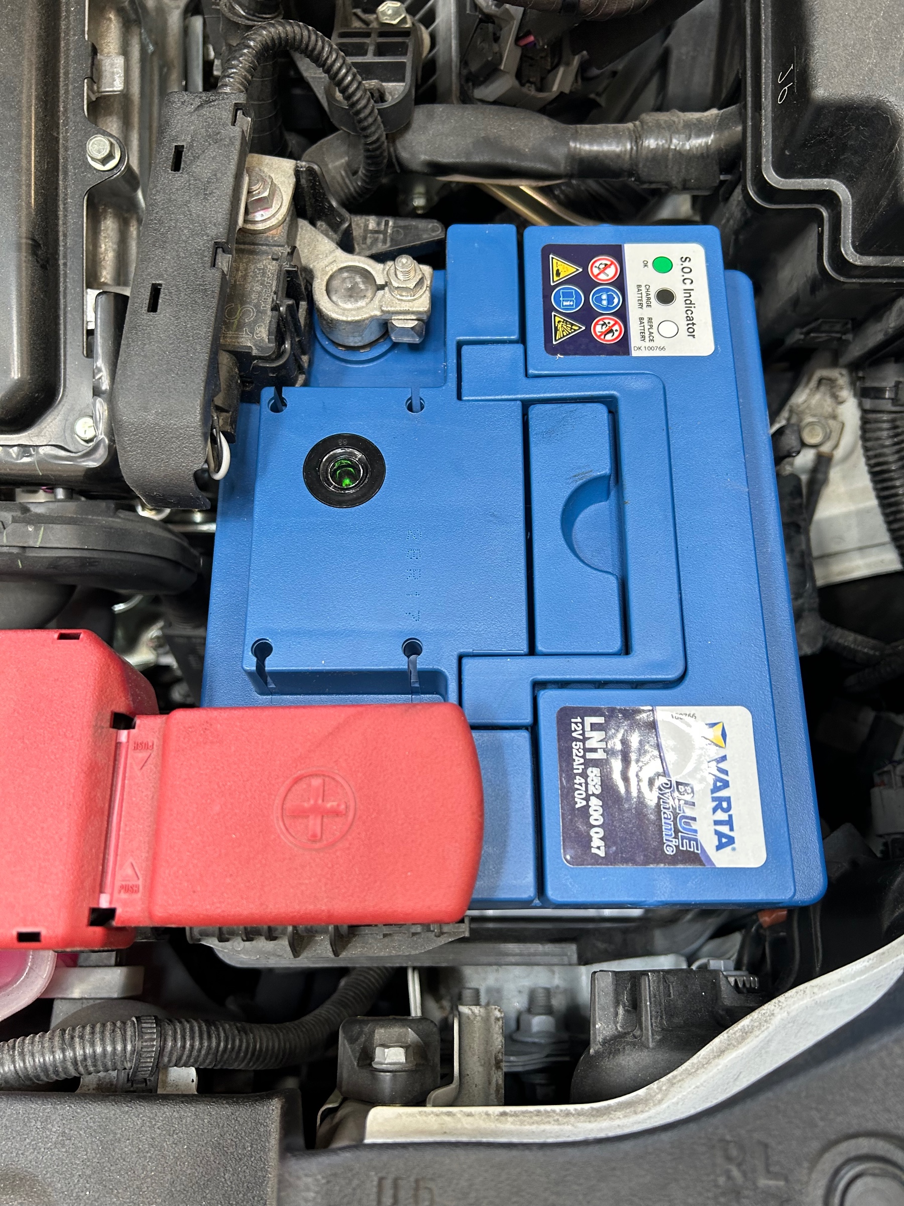 【トヨタ・プリウス】バッテリー交換 VARTA(バルタ) LN1 | 店舗おススメ情報 | タイヤ館 行橋（福岡県） | タイヤからはじまる ...