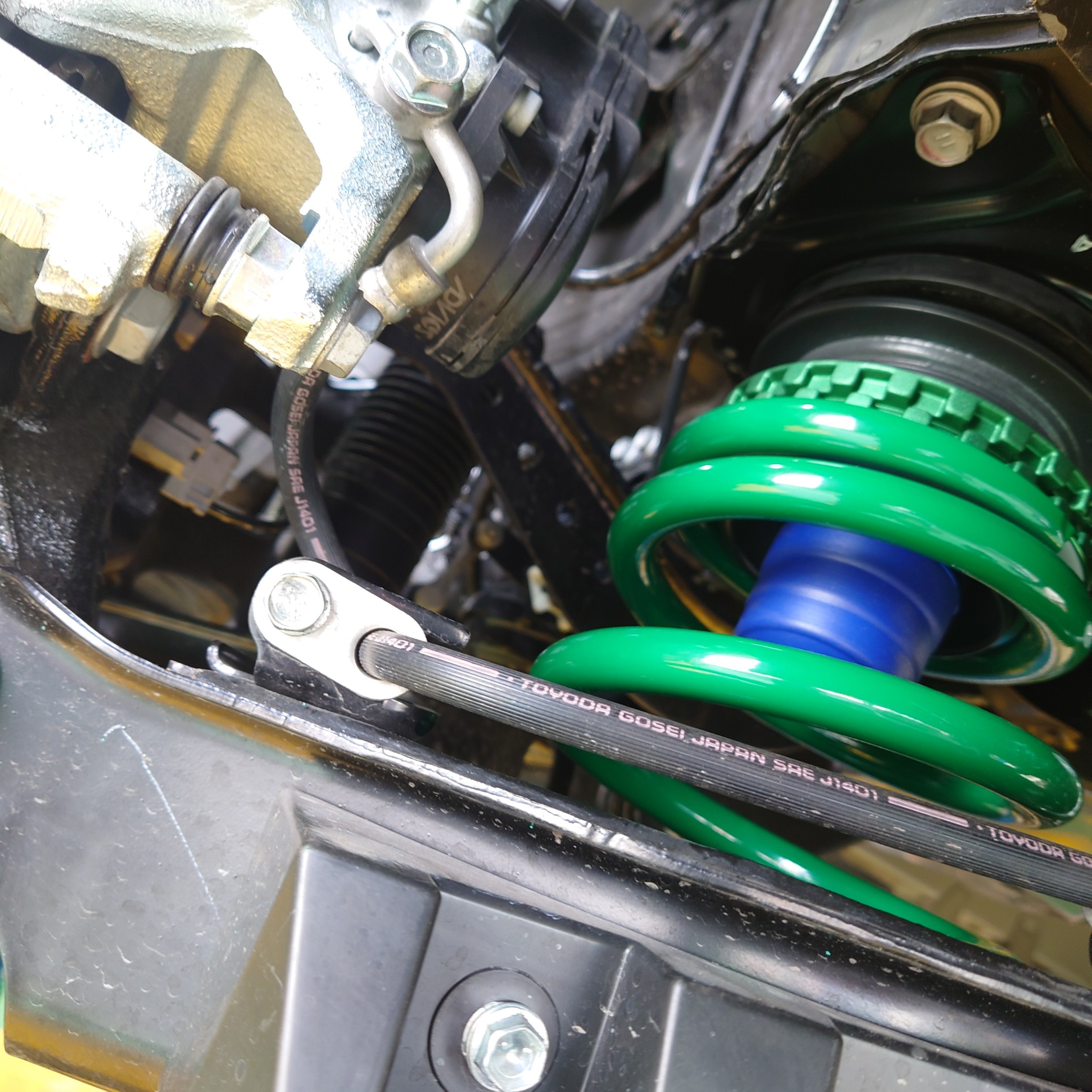 トヨタ アルファード AGH30 車高調整キット取付作業！ | 店舗おススメ情報 | タイヤ館 川口（埼玉県）