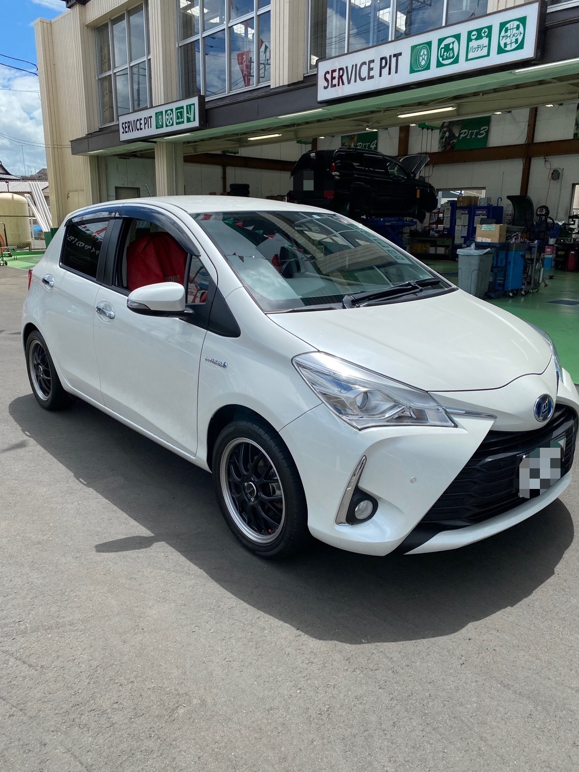 【トヨタ NCP130 ヴィッツ HV】マフラー交換のご紹介です！ | 店舗おススメ情報 | タイヤ館 阿見（茨城県）