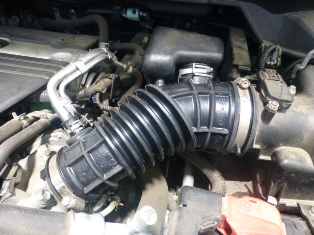 【ホンダ RB3 オデッセイ】エアーダクト交換を行いました。 | 店舗おススメ情報 | タイヤ館 阿見（茨城県）