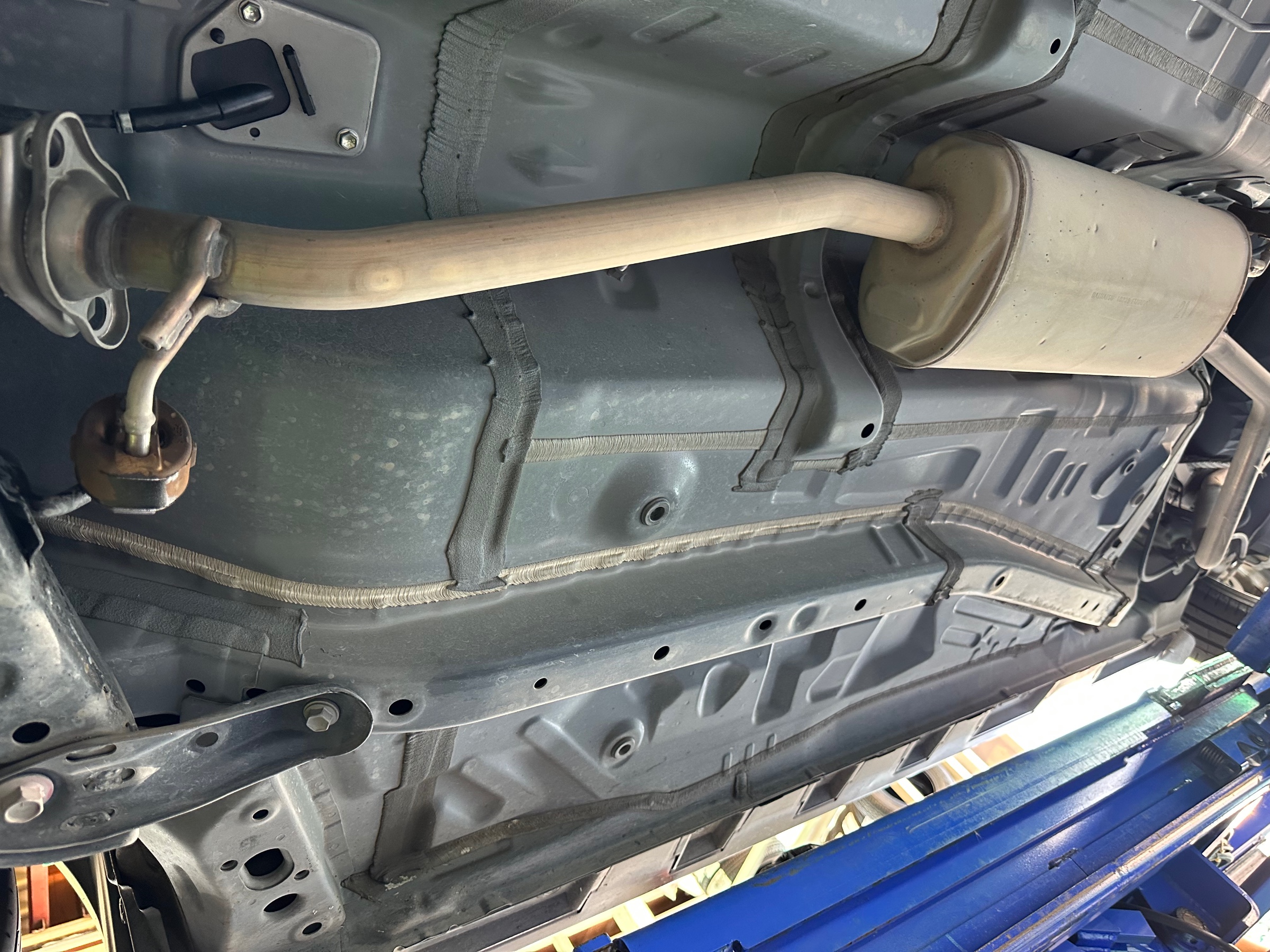 【DAIHATSU・TANTO CUSTOM RS・LA650S】マフラー（ROSSO MODELLO DUALIST EX）取付け | ダイハツ タントカスタム その他 パーツ取付 ...