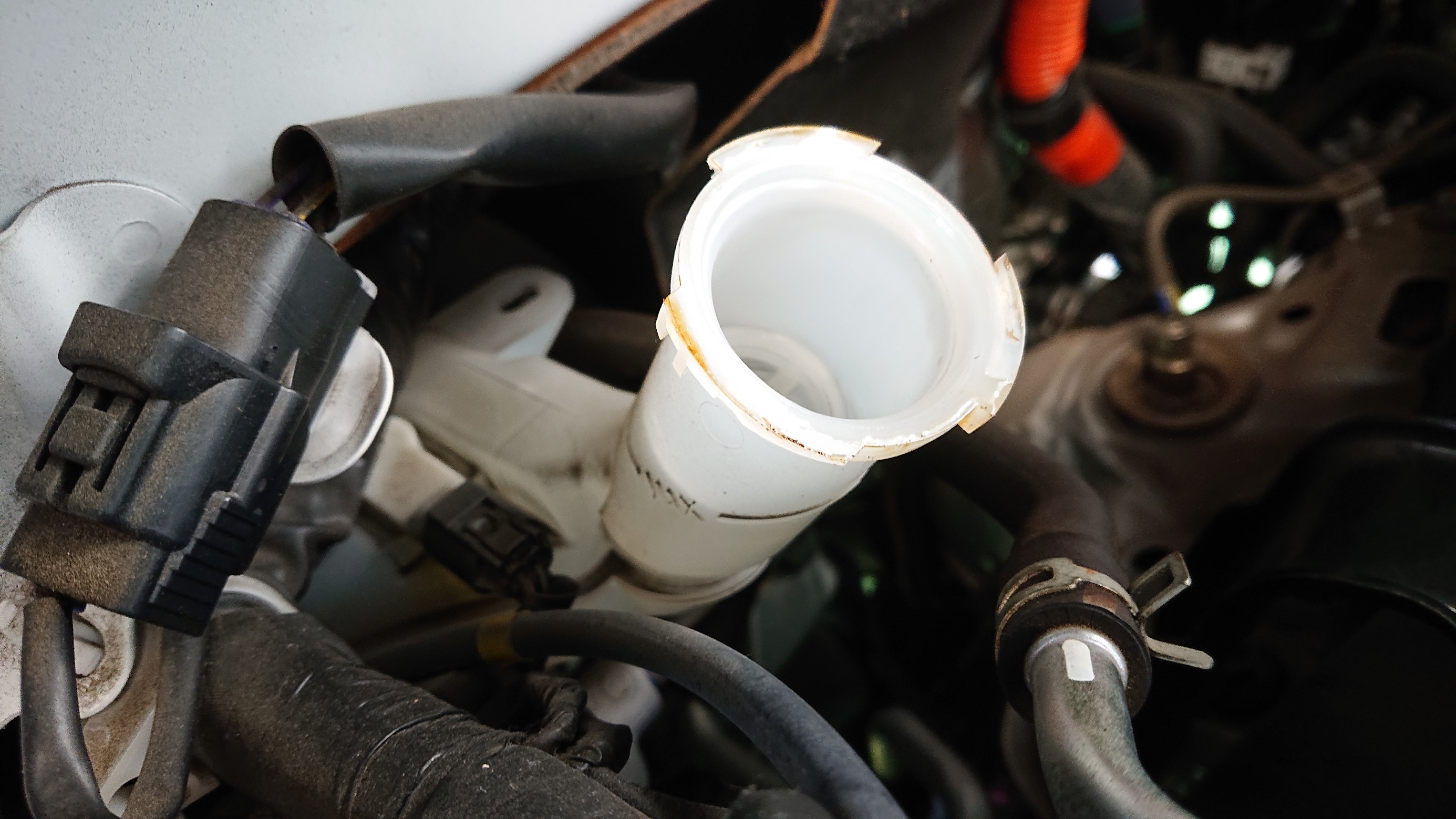 ミツビシ・アウトランダーPHEV・GG2W 】ブレーキフルード交換です。 | 店舗おススメ情報 | タイヤ館 土浦北インター（茨城県）