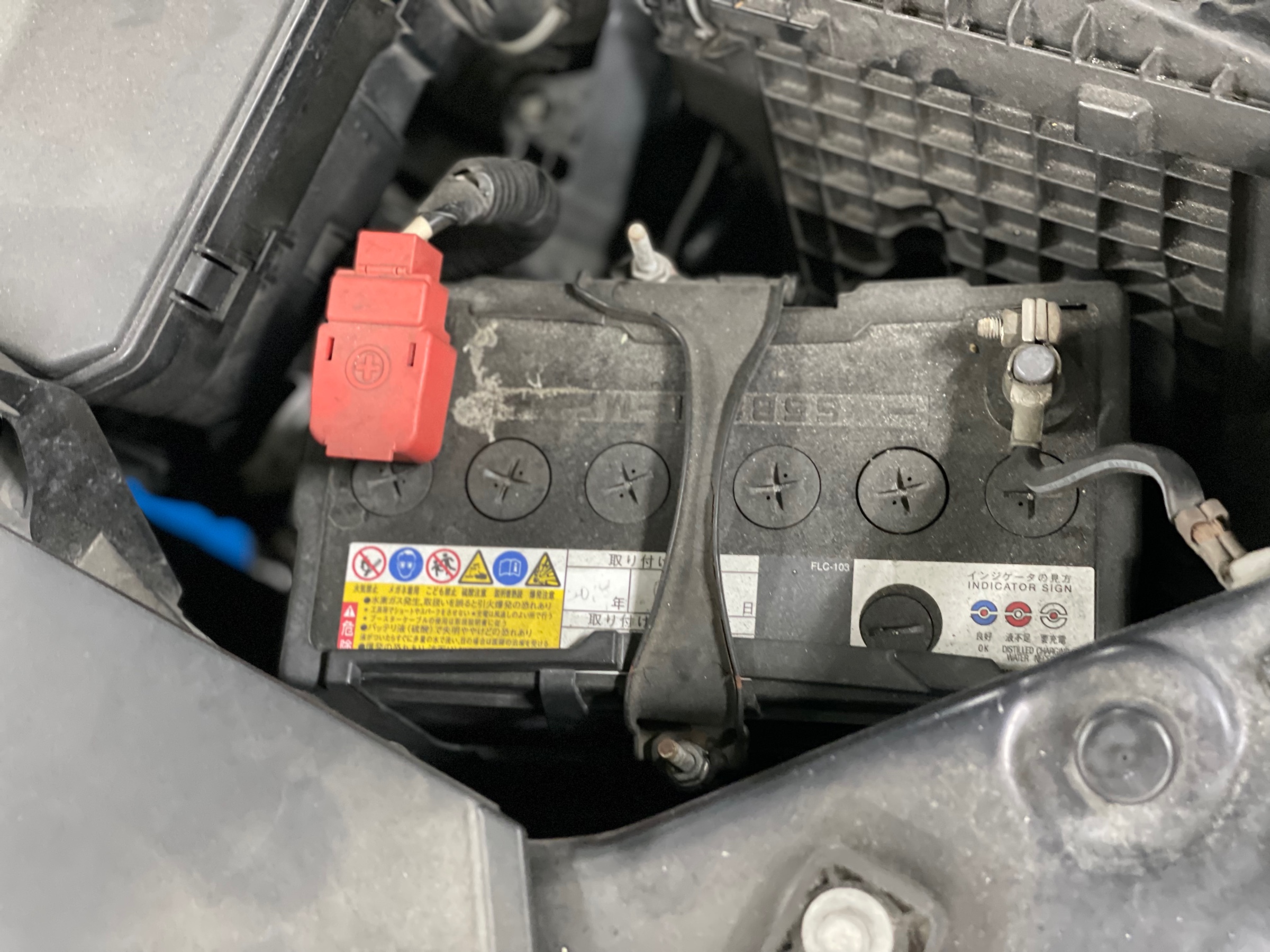 ホンダ ステップワゴンスパーダ RK5 バッテリー交換 | 店舗おススメ情報 | タイヤ館 姫路（兵庫県）