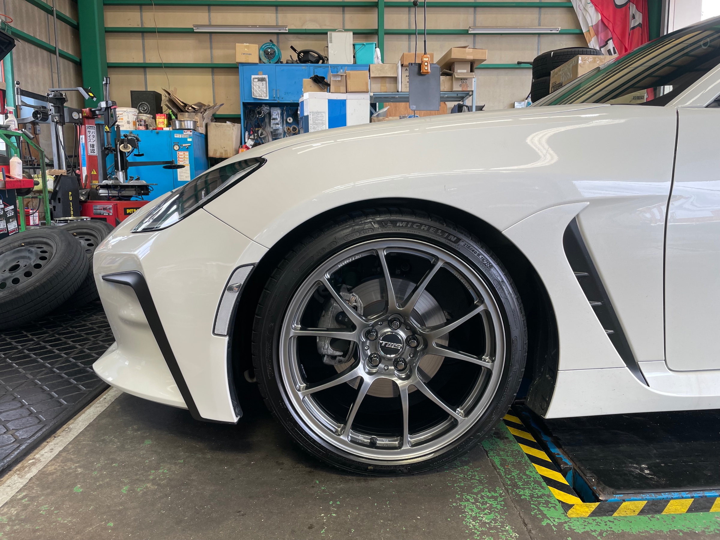 GR86 TWS T66-F装着でスタイリッシュ＆スポーツ仕上げ！ | 店舗おススメ情報 | タイヤ館 加古川中央（兵庫県）