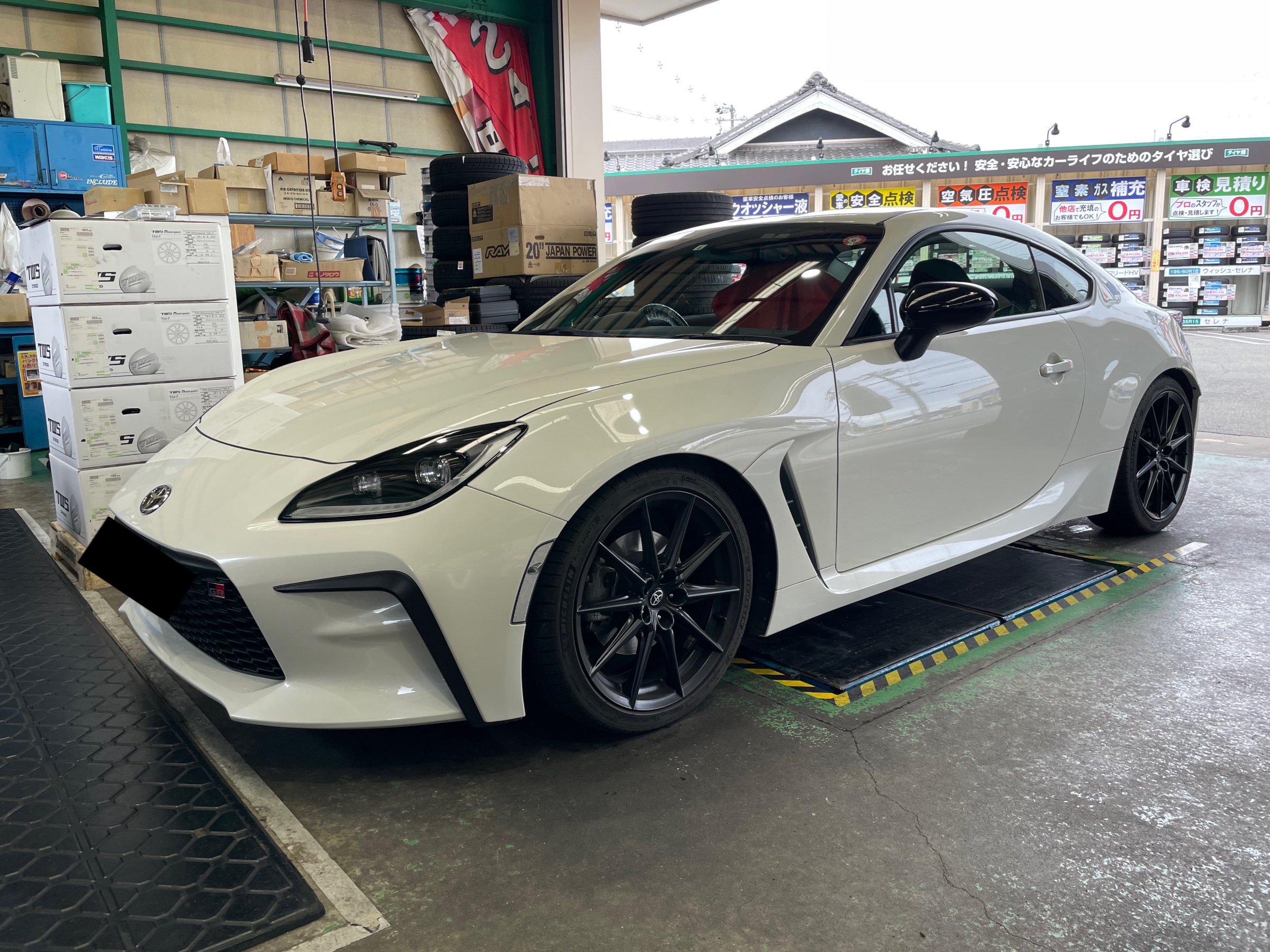 GR86 TWS T66-F装着でスタイリッシュ＆スポーツ仕上げ！ | 店舗おススメ情報 | タイヤ館 加古川中央（兵庫県）