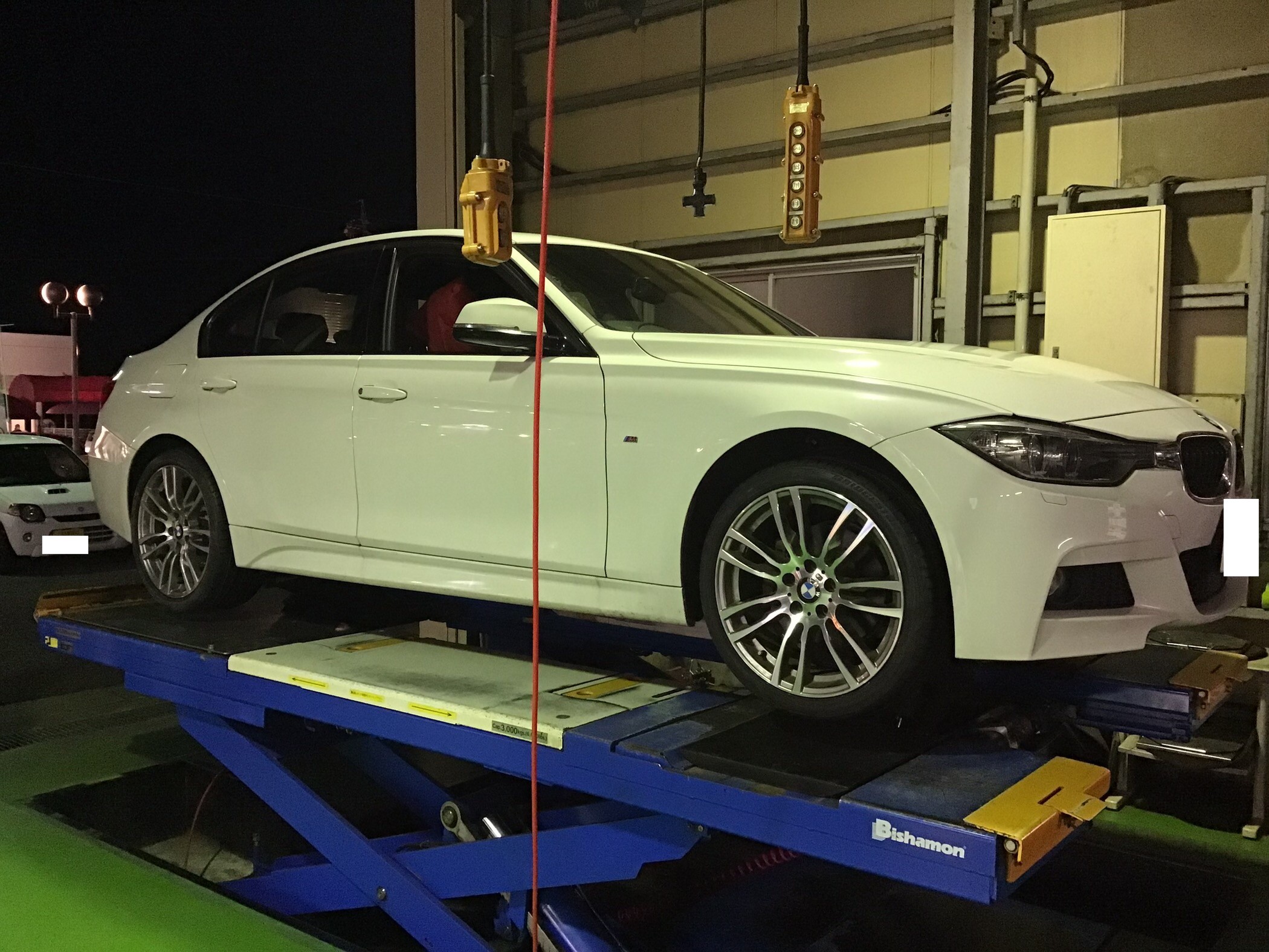 【BMW・320d】輸入車にも多いランフラットタイヤでもお任せ下さい♪☆ | 店舗おススメ情報 | タイヤ館 ｸﾞﾘｰﾝﾛｰﾄﾞ（愛知県）