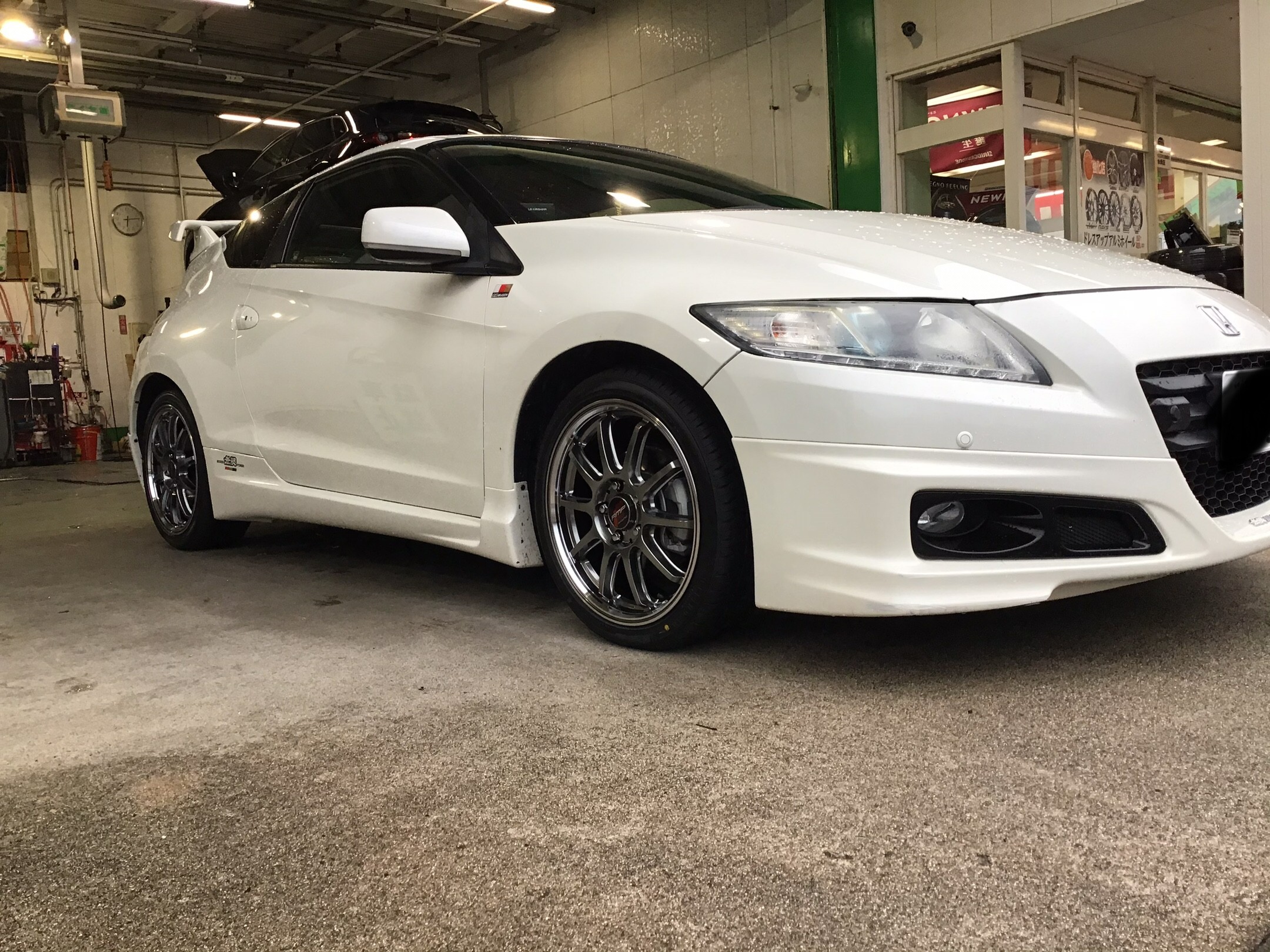 ホンダ CR-Z 17インチへ大径化！RPMレーシングR10＆タイヤ交換 | 店舗おススメ情報 | タイヤ館 中津川（岐阜県）