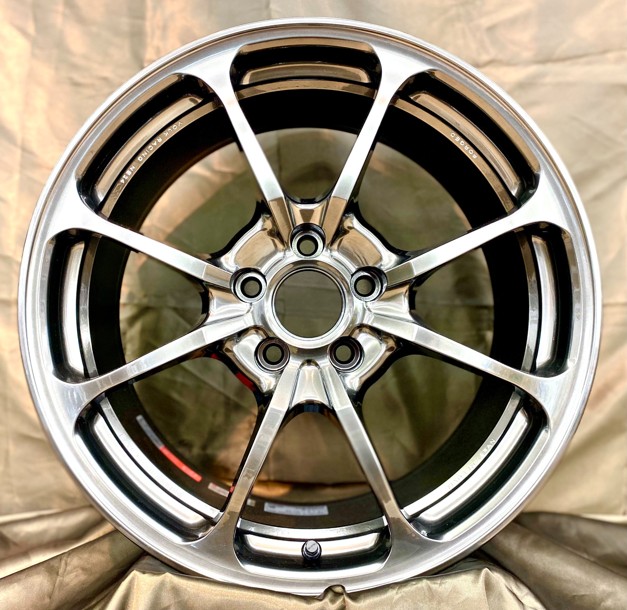 福島店イチオシ！「RAYS VOLKRACING NE24」現物見れます！ | 店舗おススメ情報 | タイヤ館 福島（福島県）