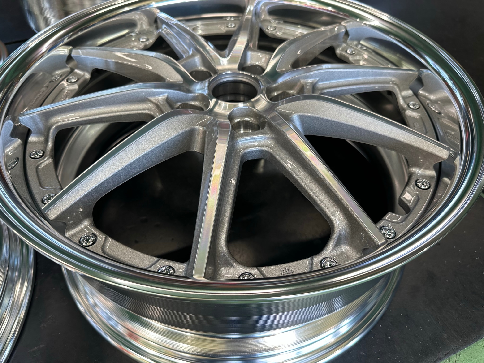 WORK Lanvec LS10 19インチ GRシルバーカットクリアカラー入荷♪ | 店舗おススメ情報 | タイヤ館 堺北（大阪府）