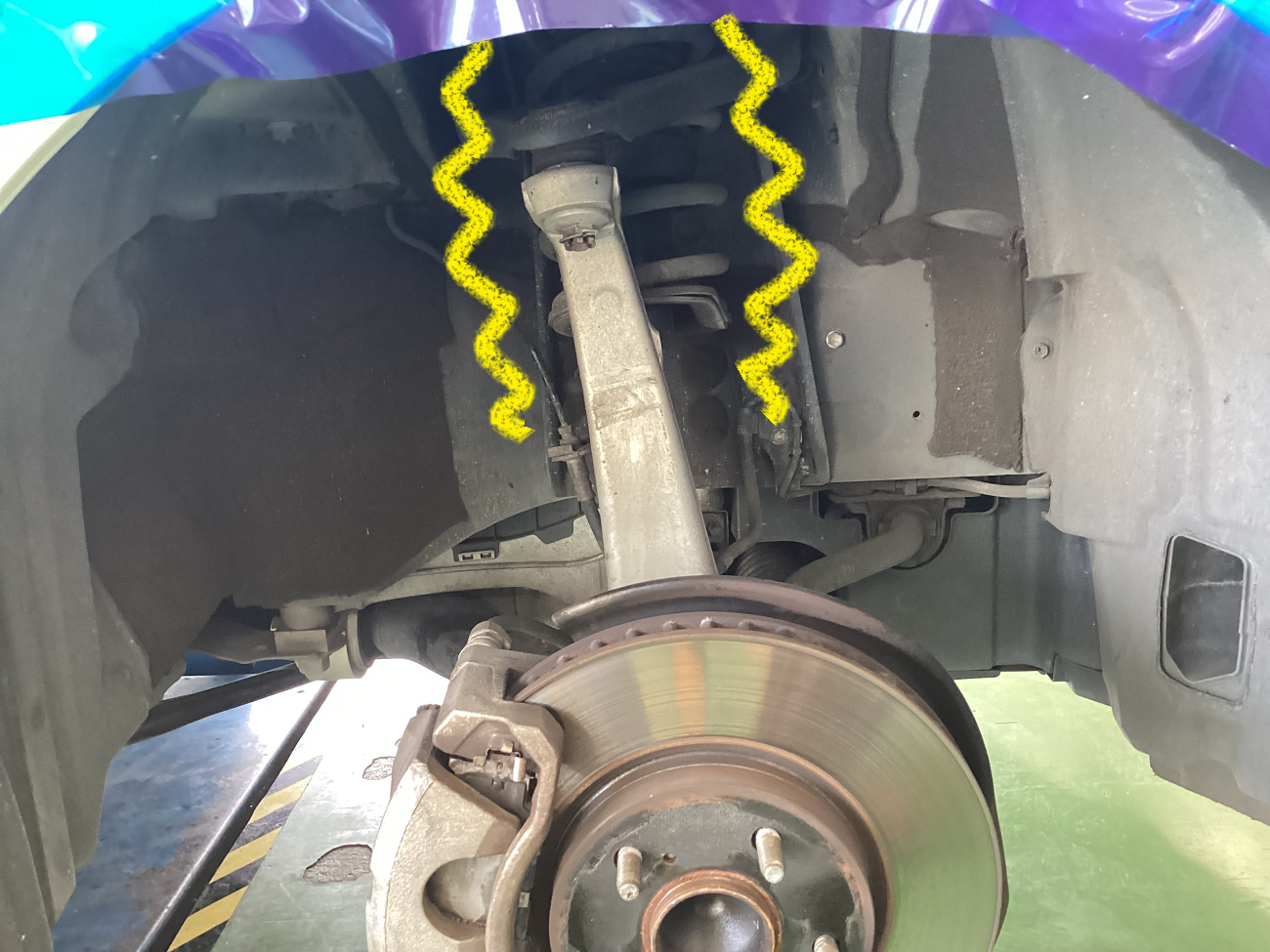 【レクサス：IS300h Fスポーツ足回り交換作業です その①】 | 店舗おススメ情報 | タイヤ館 結城（茨城県）