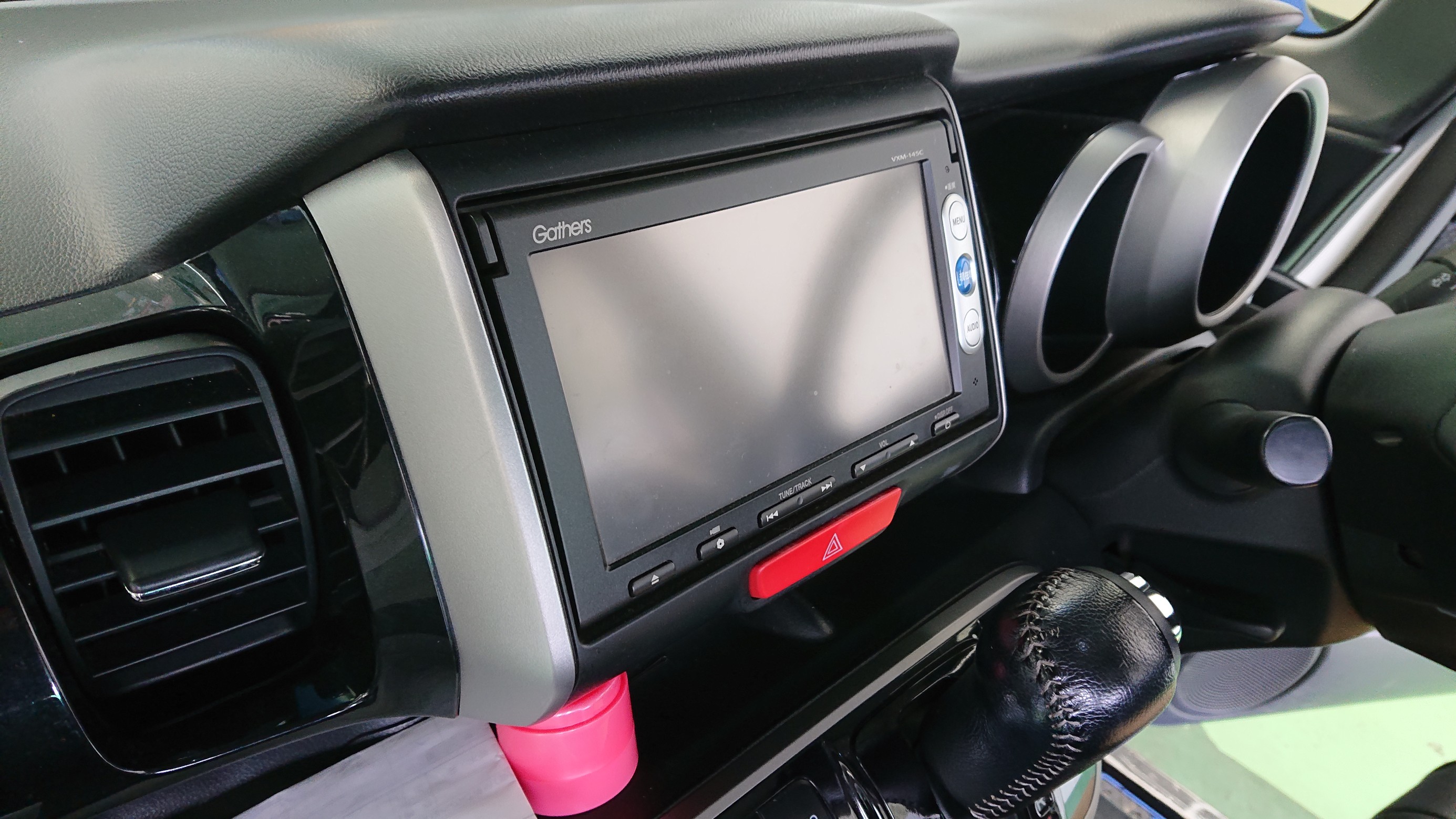 ホンダ・N-BOX・JF1 】ナビ・ドラレコ・バックカメラ取付 | ホンダ N-BOX AV&ナビ機器 カー用品取付 > AV商品取付 | サービス事例 | タイヤ館 土浦北インター | 茨城 ...