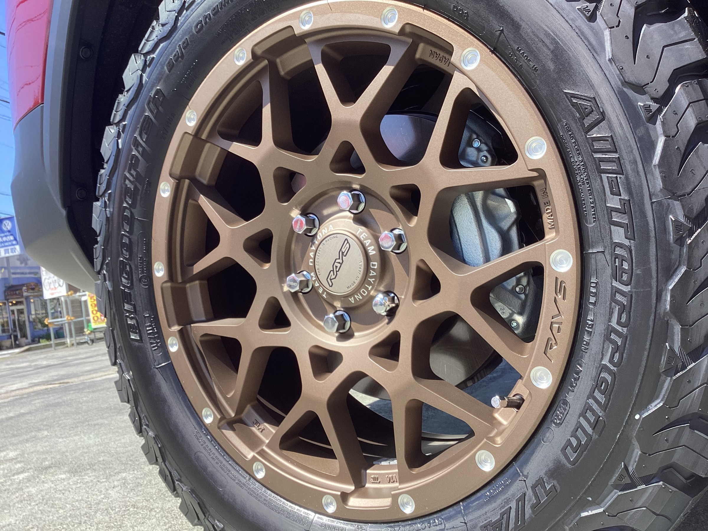 しぶすぎる！！ランクル300GR RAYS M8へ♫ | 店舗おススメ情報 | タイヤ館 大津（滋賀県）