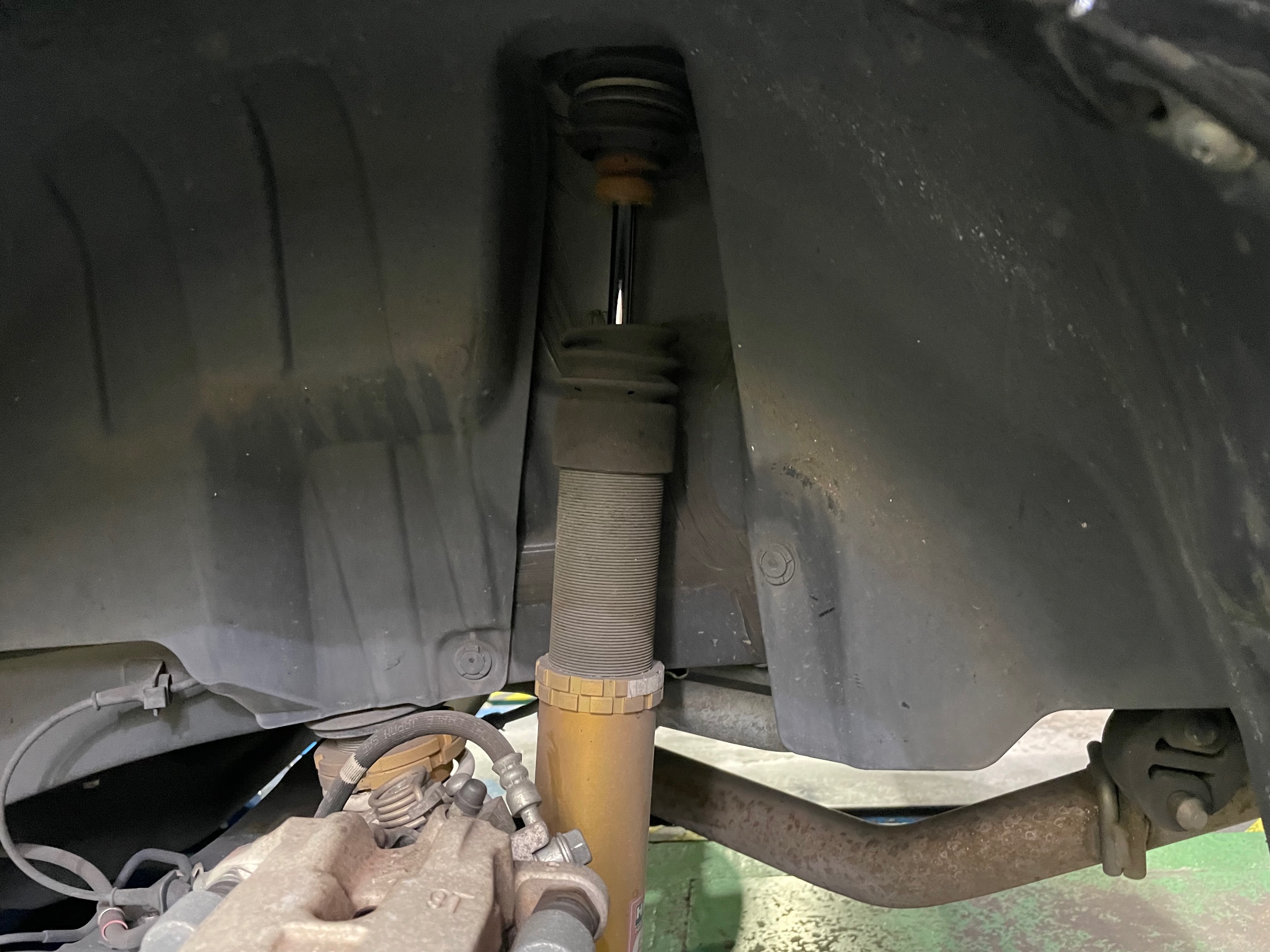 ZC33S スイフトスポーツ 車高調から車高調KW V3装着！ | 店舗おススメ情報 | タイヤ館 姫路南（兵庫県）