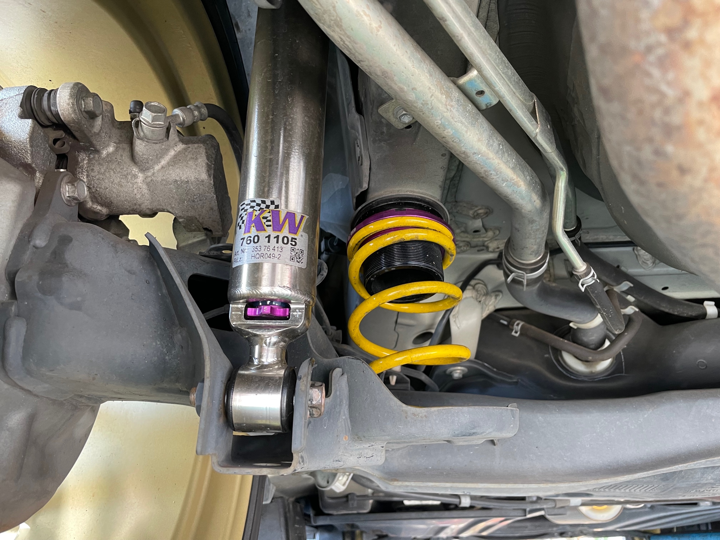 ZC33S スイフトスポーツ 車高調から車高調KW V3装着！ | 店舗おススメ情報 | タイヤ館 姫路南（兵庫県）