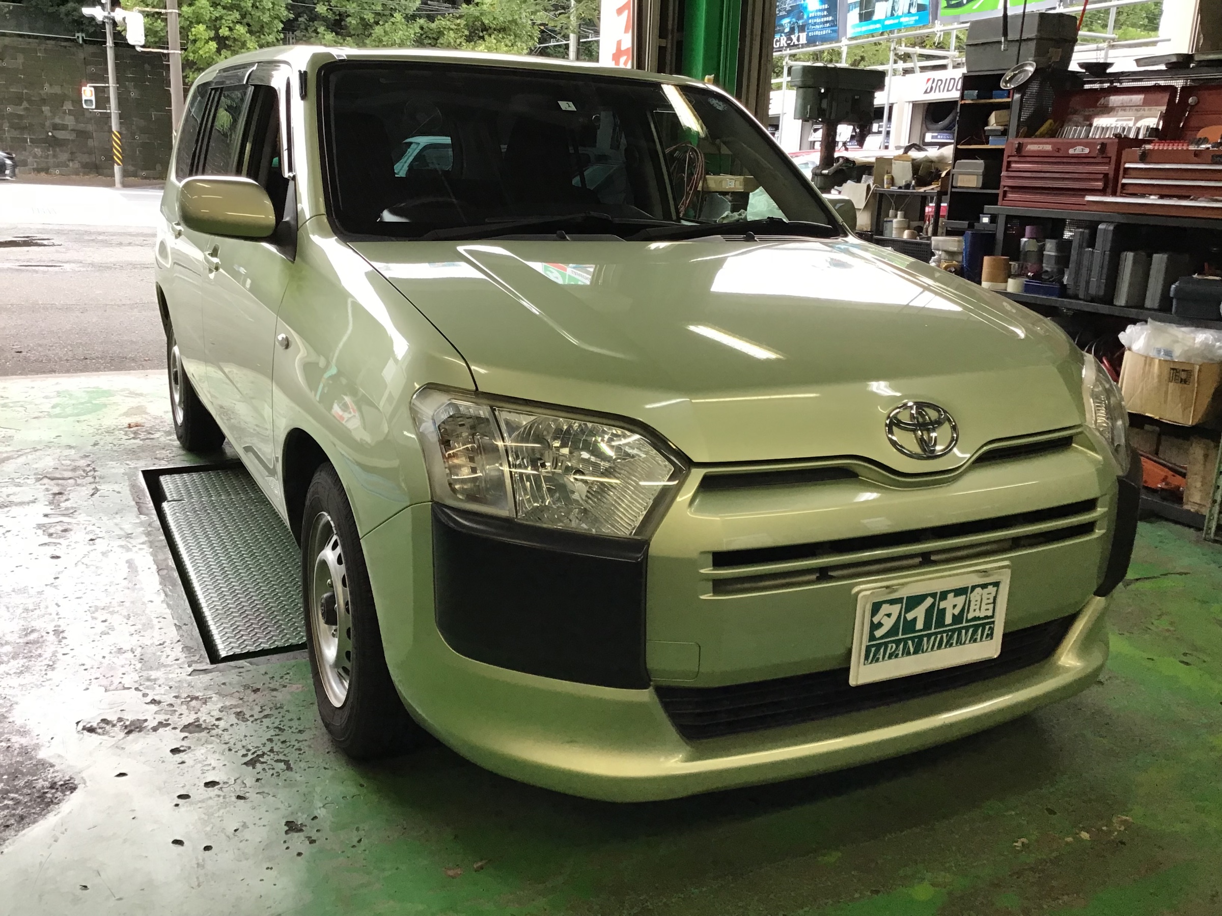 トヨタ プロボックス NCP160 CVTF圧送交換 | 店舗おススメ情報 | タイヤ館 ジャパン宮前（神奈川県）