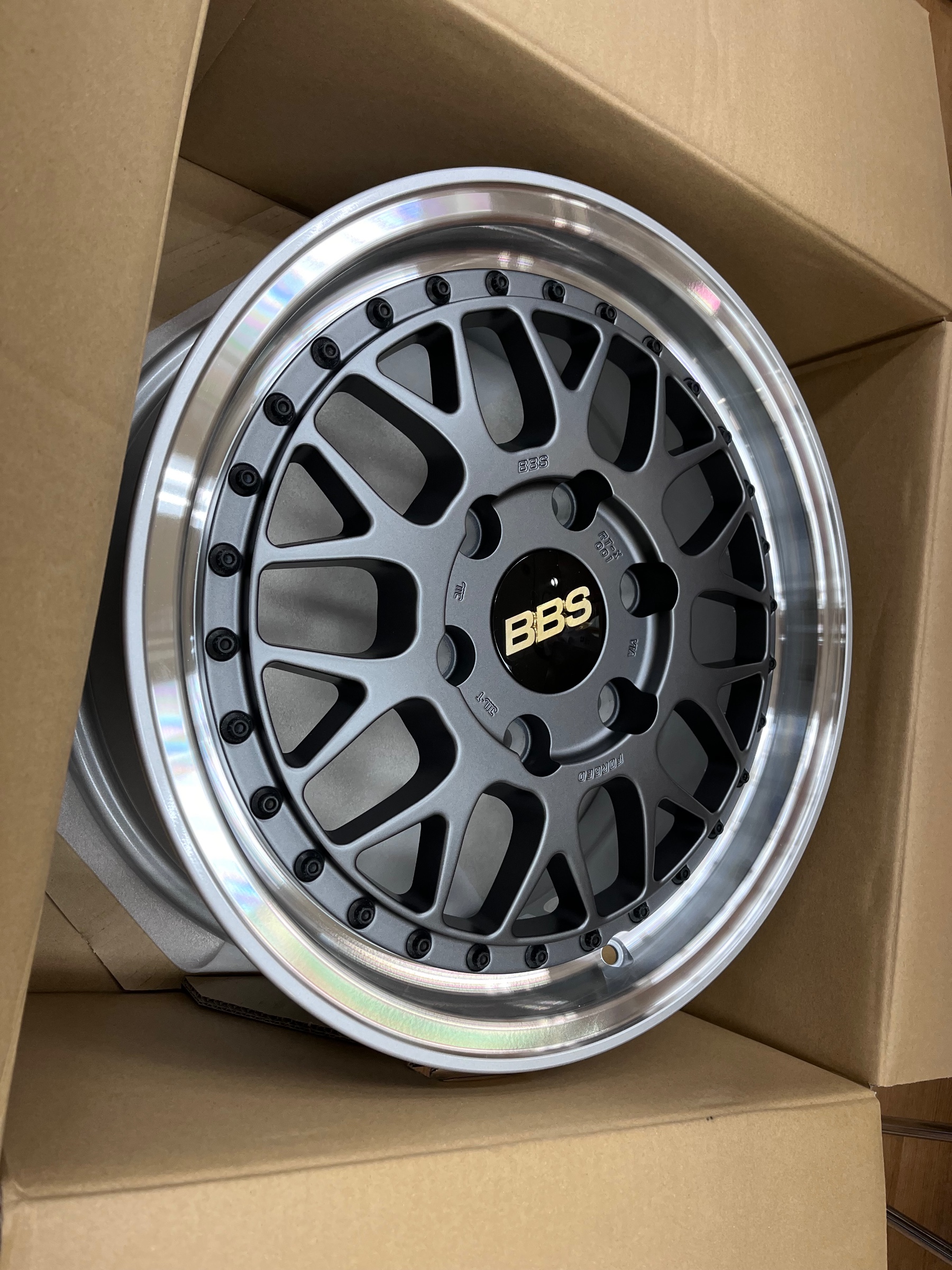 ハイエース専用、BBS RT-X 販売スタート | 店舗おススメ情報 | タイヤ館 都筑インター（神奈川県）