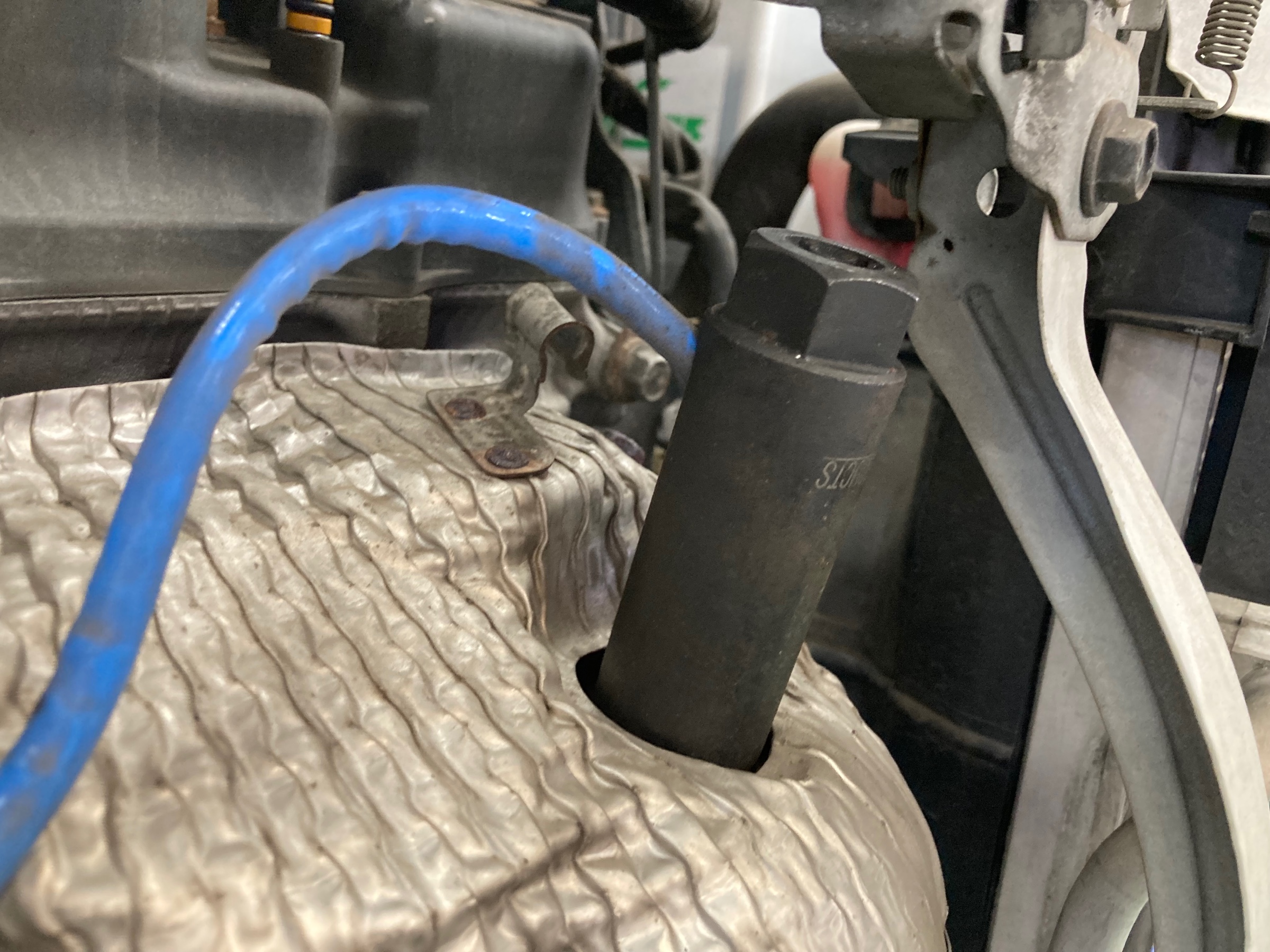 【ダイハツ・タント・L375S】O2センサー交換のご紹介です！ | 店舗おススメ情報 | タイヤ館 うしく上柏田（茨城県）