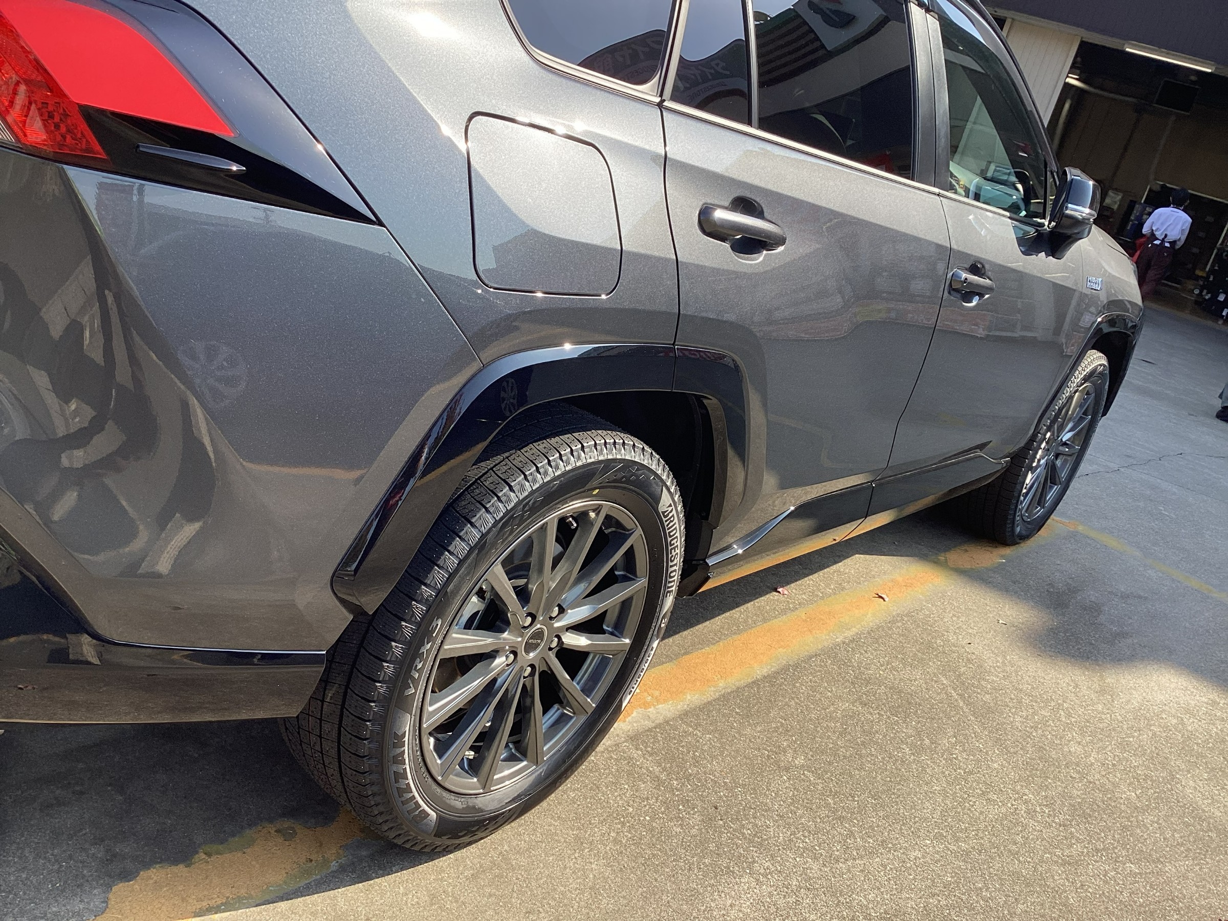 TOYOTA RAV4 BLIZZAK VRX3 タイヤホイールセット 作業 | 店舗おススメ情報 | タイヤ館 大府（愛知県）