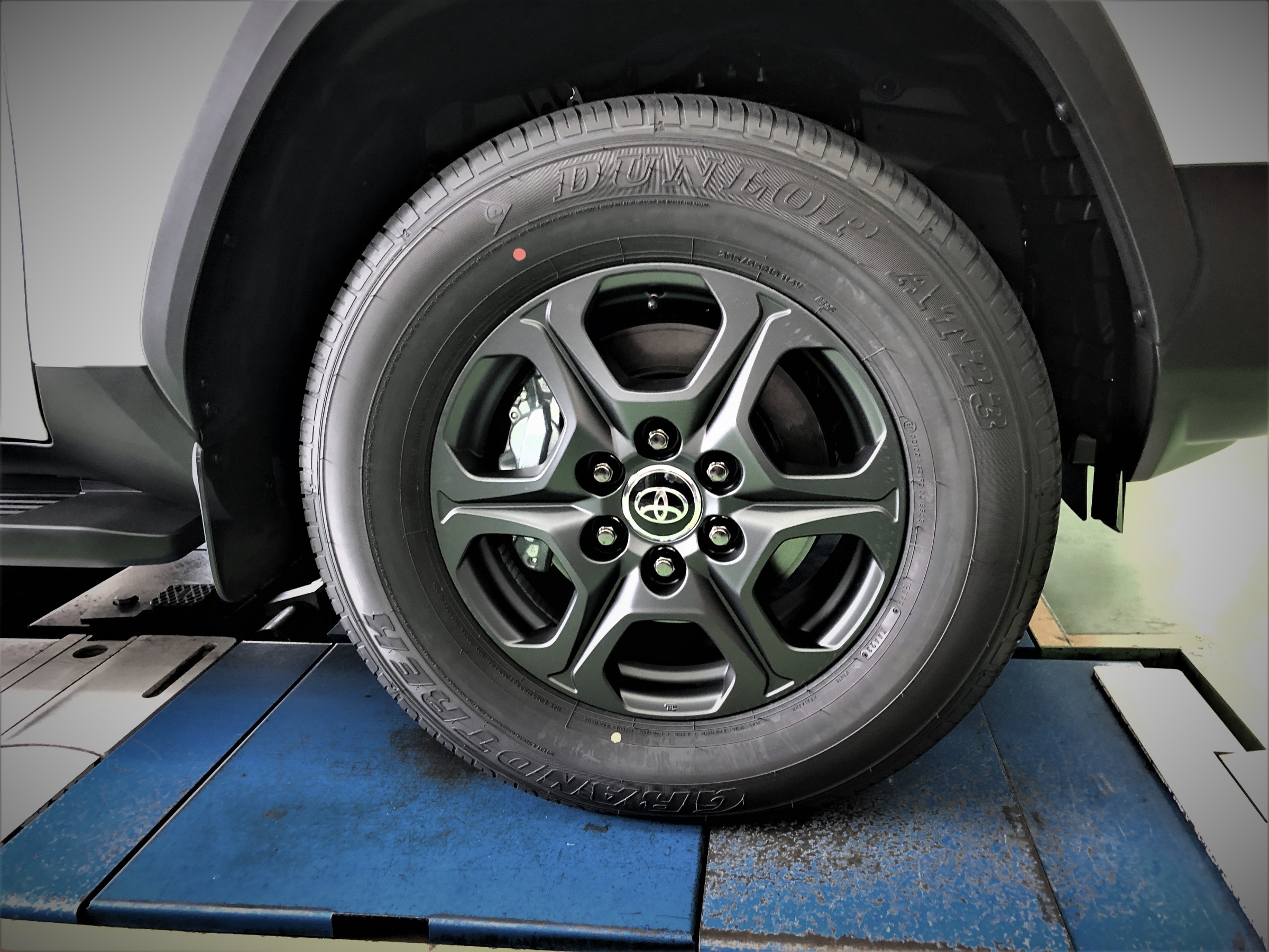 GRランドクルーザー300 ホイール交換致しました！ | 店舗おススメ情報 | タイヤ館 栗東（滋賀県）