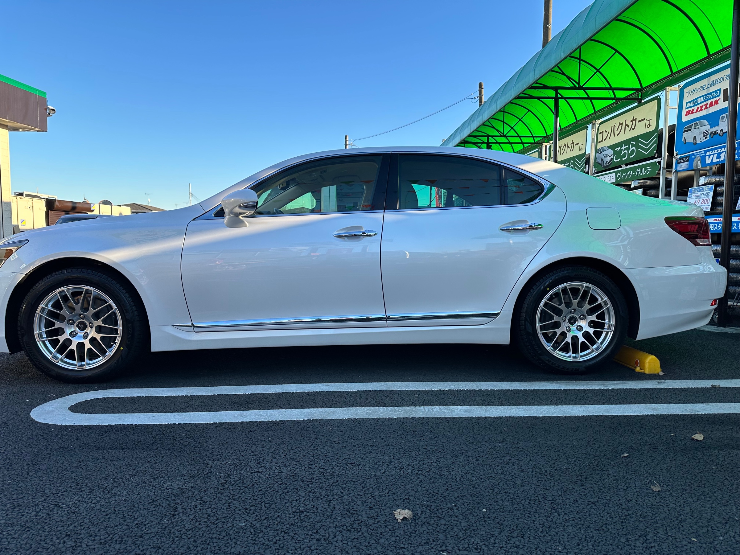 【レクサス・LS460・USF40】スタッドレスタイヤホイールセット取付 | 店舗おススメ情報 | タイヤ館 土浦北インター（茨城県）