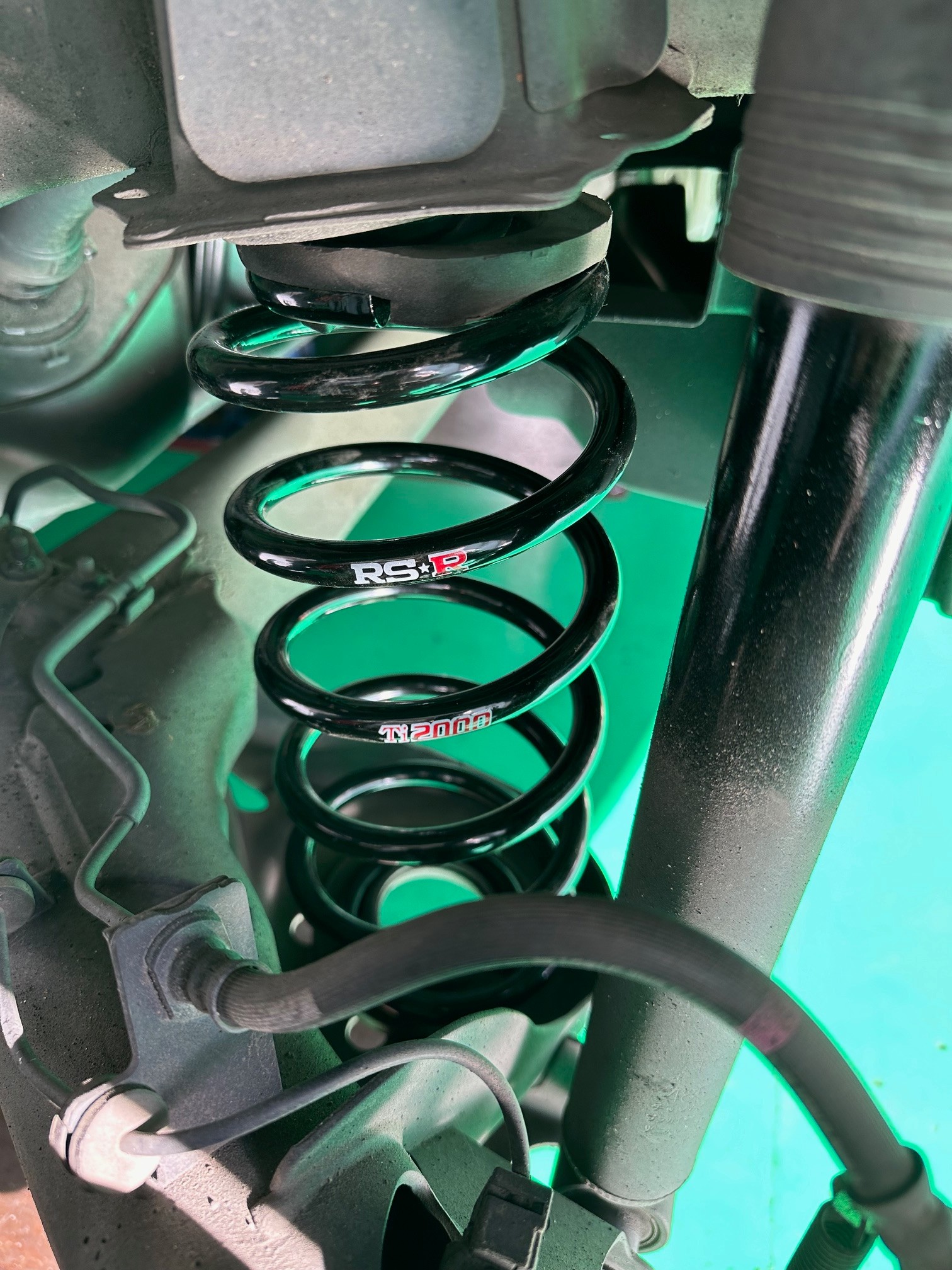 30プリウス「RSR Ti2000」でローダウン | 店舗おススメ情報 | タイヤ館 瀬谷（神奈川県）