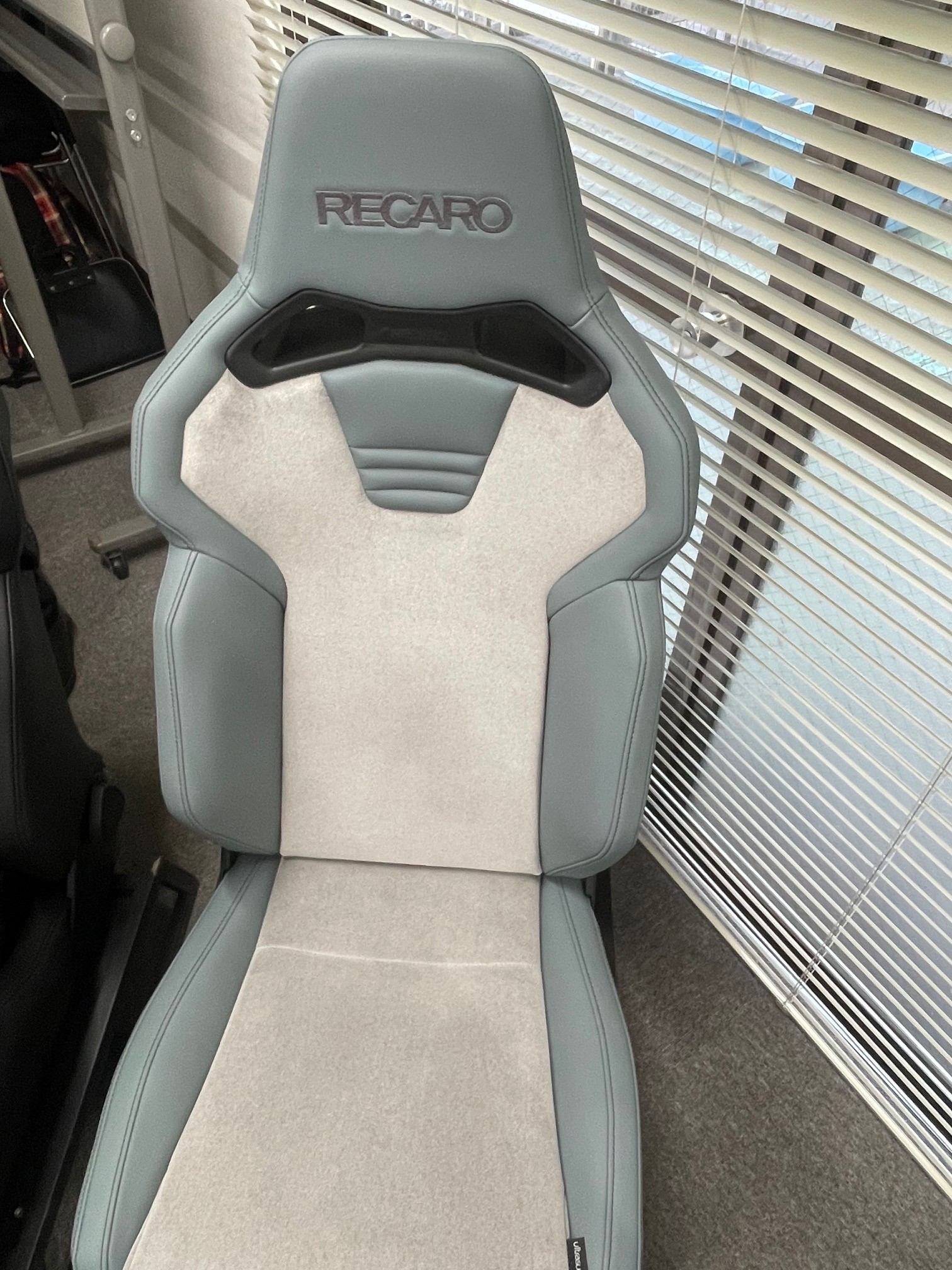 RECARO新作SRシリーズ登場！ | 店舗おススメ情報 | タイヤ館 ヤマト（長野県）