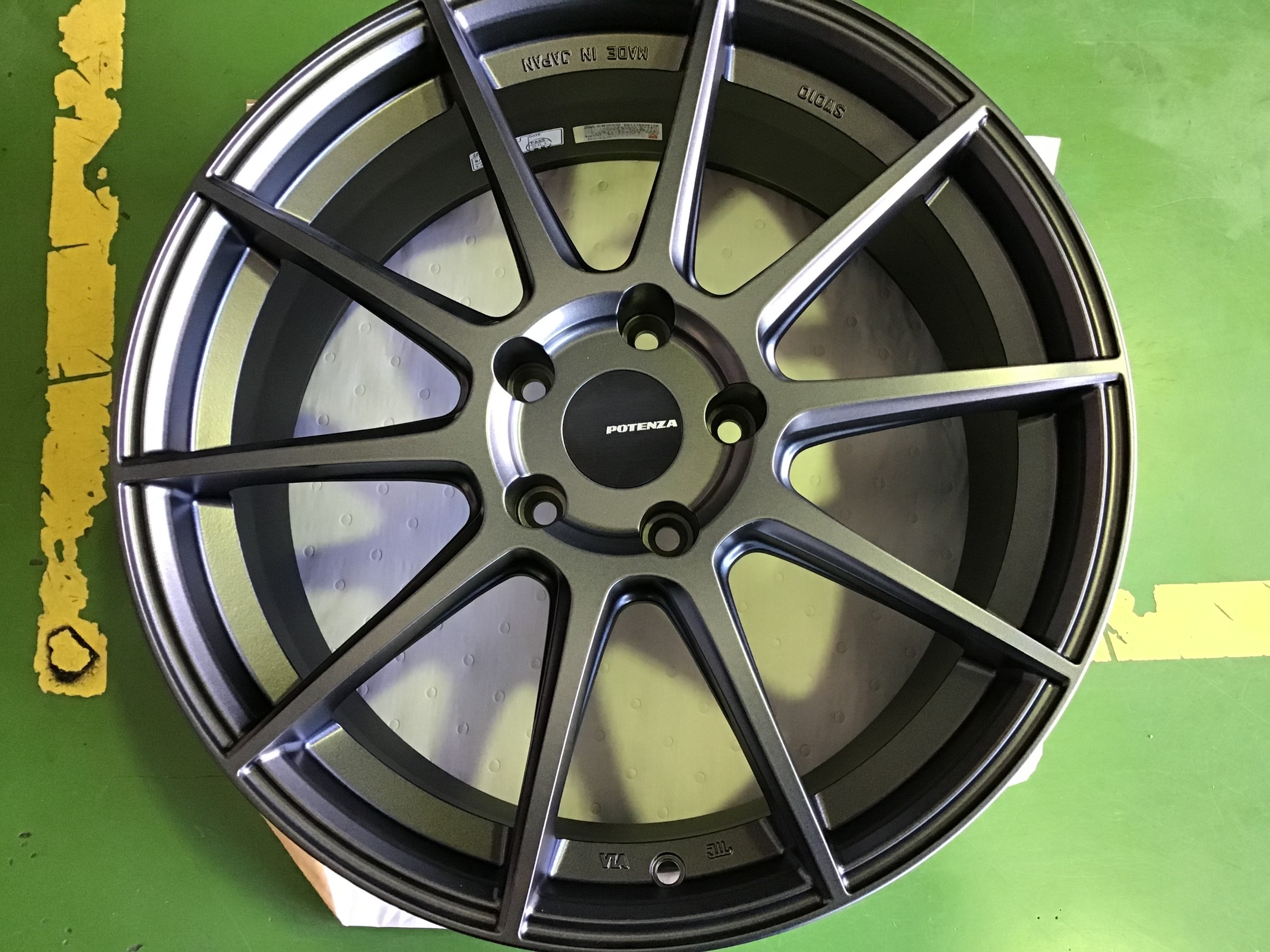 【スバル・レヴォーグ】POTENZA SW010 色：FGM 人気のSW010に新色登場♪ 一緒にホイールコーティング＆防錆施工も☆ | 店舗おススメ情報 | タイヤ館 ｸﾞﾘｰﾝﾛｰﾄﾞ（愛知県）