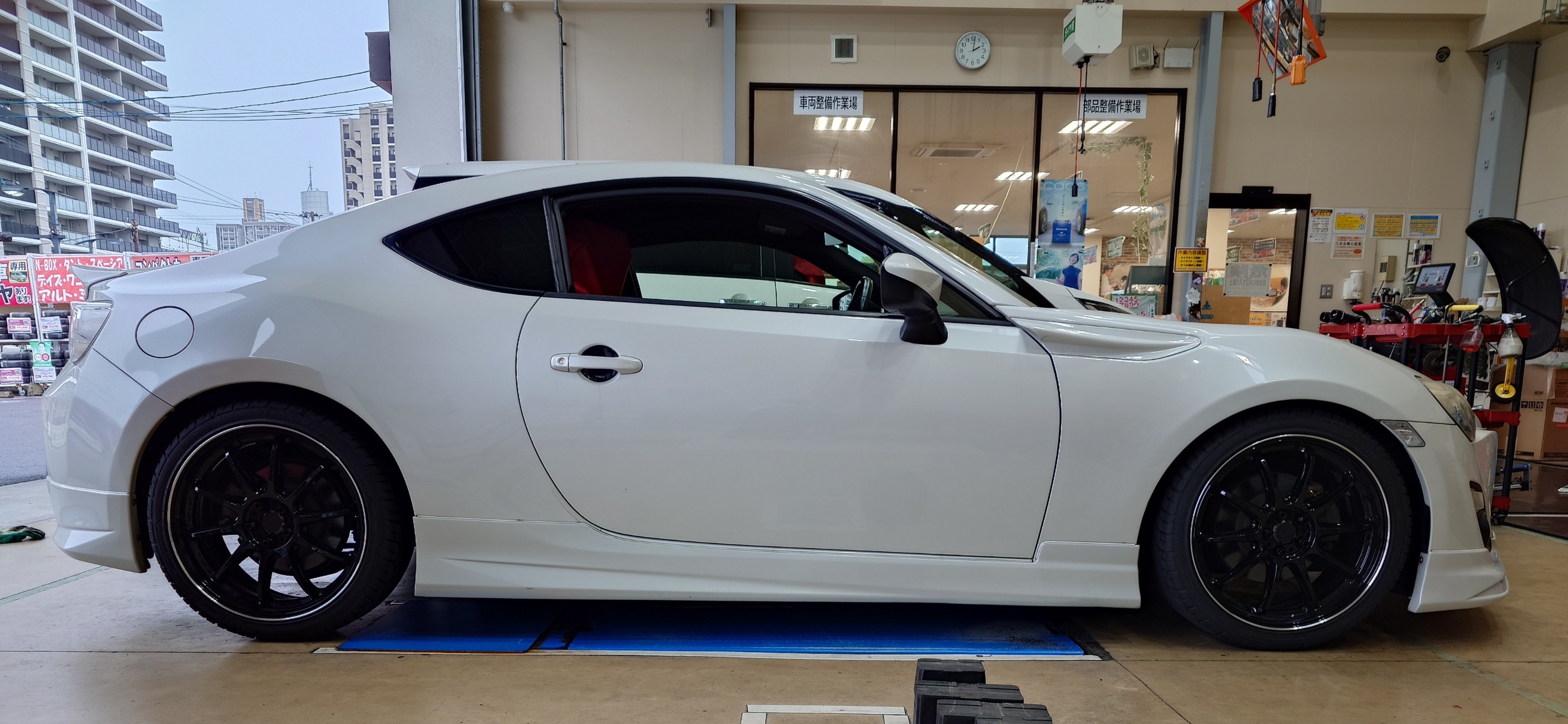 トヨタ 86 車高調取付 TEIN（テイン）FLEX Z | 店舗おススメ情報 | タイヤ館 行橋（福岡県） | タイヤからはじまる、トータルカーメンテナンス タイヤ館グループ