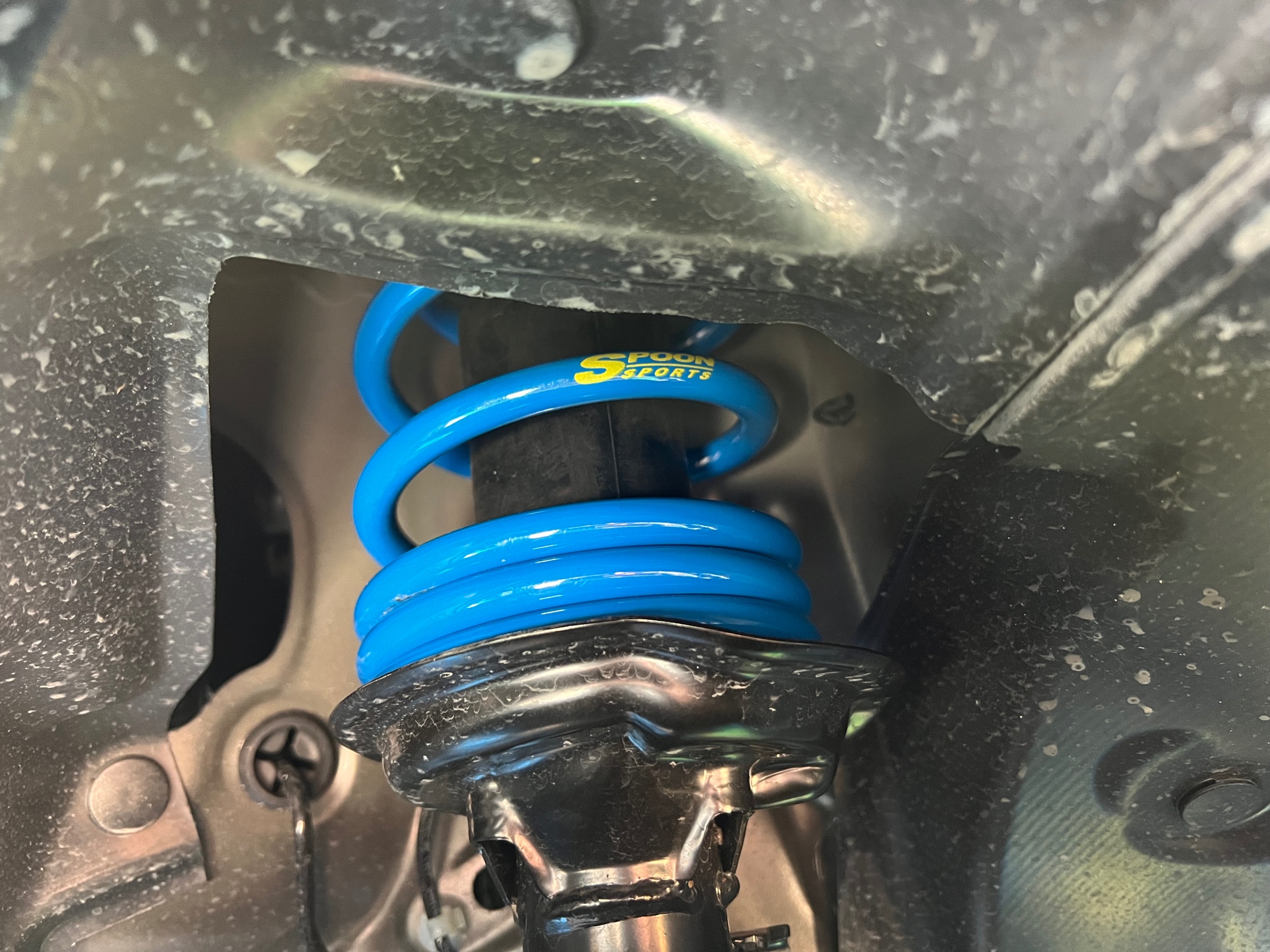 ホンダ N-ONE JB3 にダウンサスと補強STIFF PLATE取付しました(^^)/ | 店舗おススメ情報 | タイヤ館 木津（京都府）