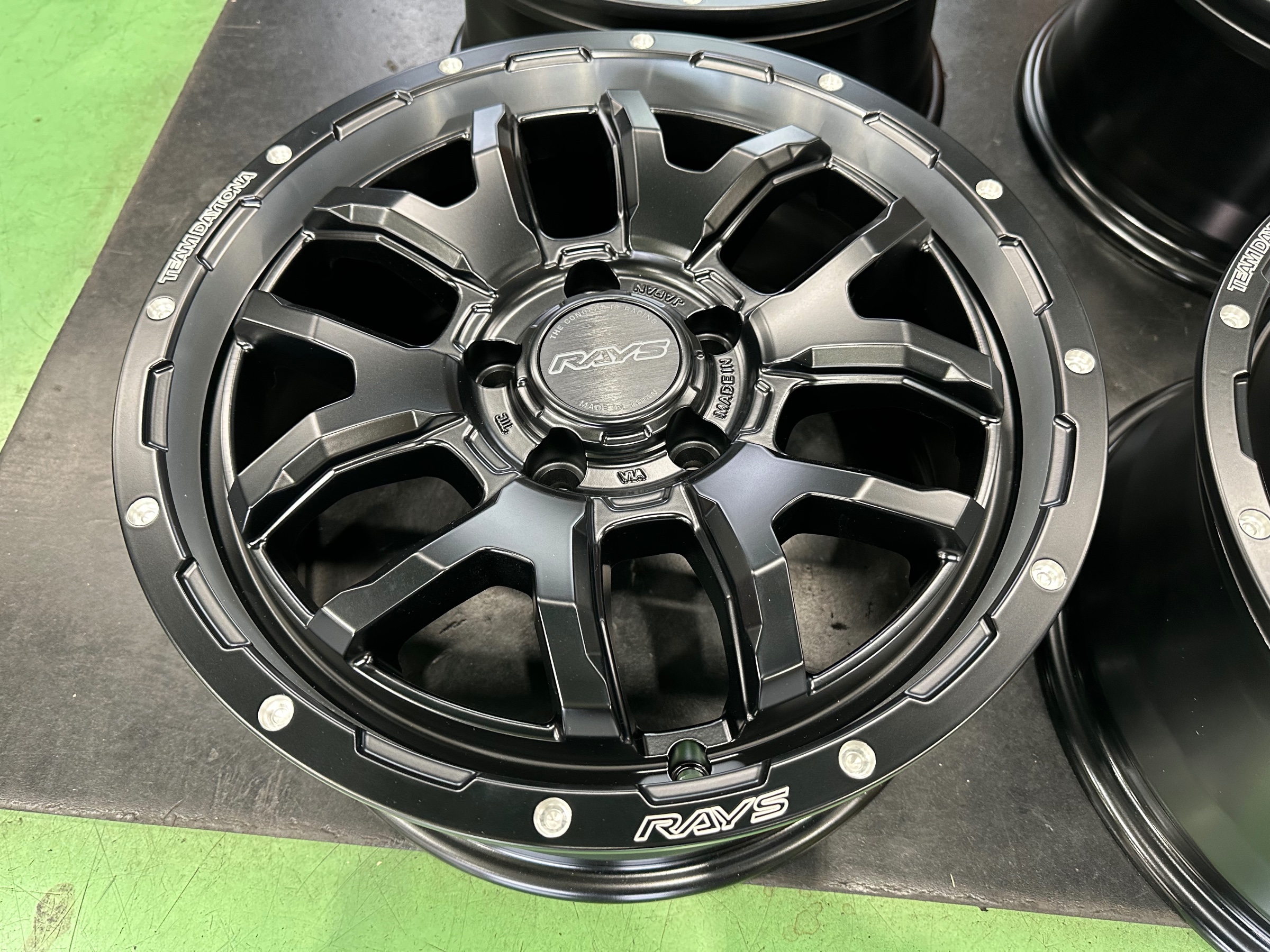 RAYS TEAM DAYTONA F6 Boost N1カラー16インチ入荷♪ | 店舗おススメ情報 | タイヤ館 堺北（大阪府）