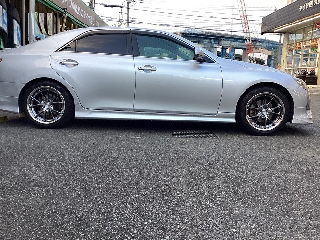 トヨタ マークx 18インチアルミホイール交換 | 店舗おススメ情報 | タイヤ館 大船（神奈川県）